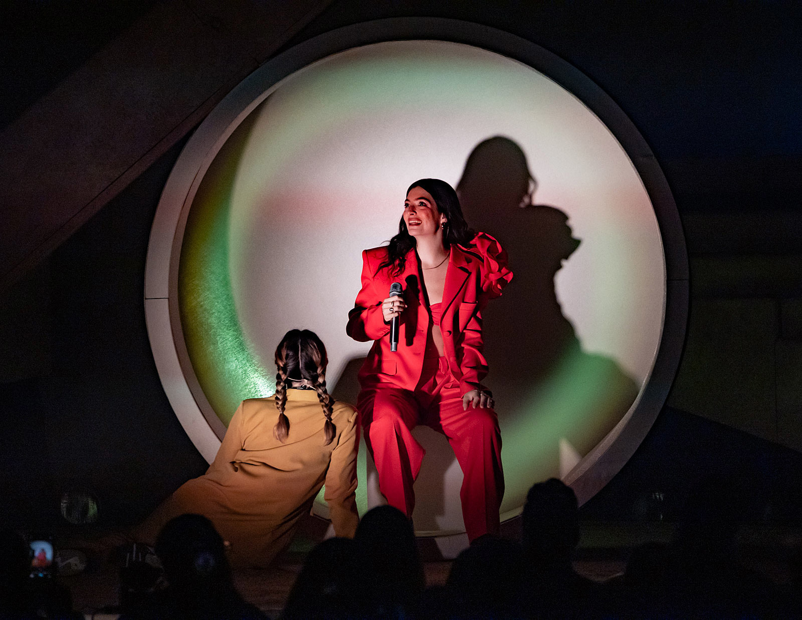 Lorde played two nights at The Chicago Theatre with Remi Wolf (pics ...