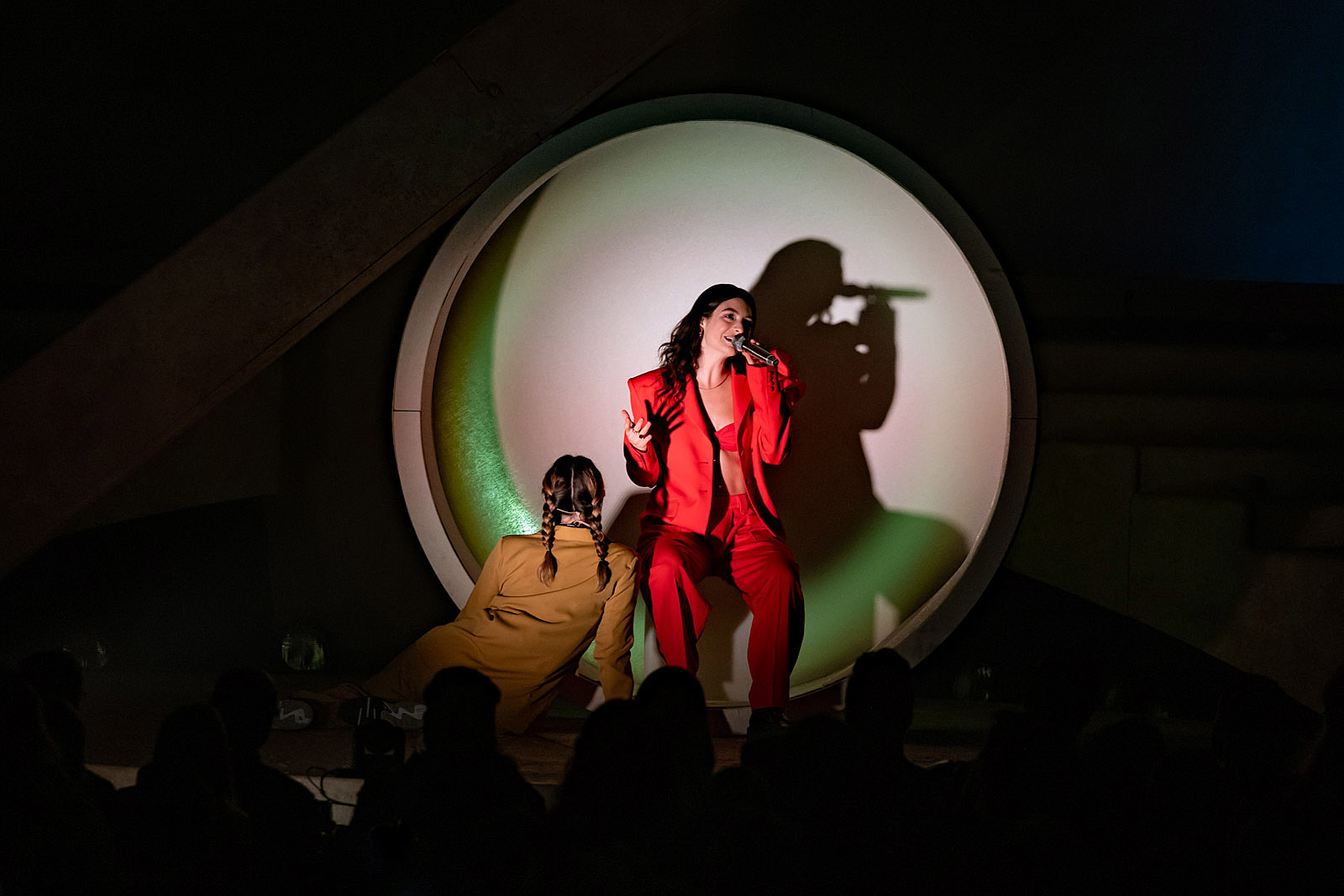 Lorde played two nights at The Chicago Theatre with Remi Wolf (pics ...