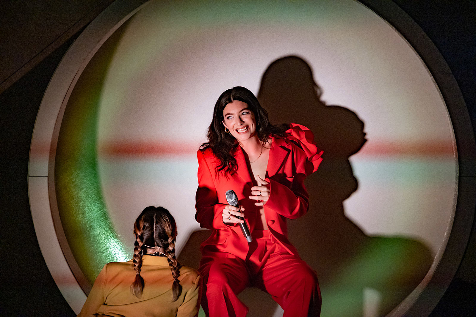 Lorde played two nights at The Chicago Theatre with Remi Wolf (pics ...