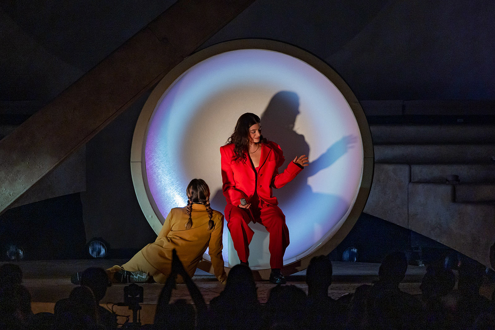 Lorde played two nights at The Chicago Theatre with Remi Wolf (pics ...