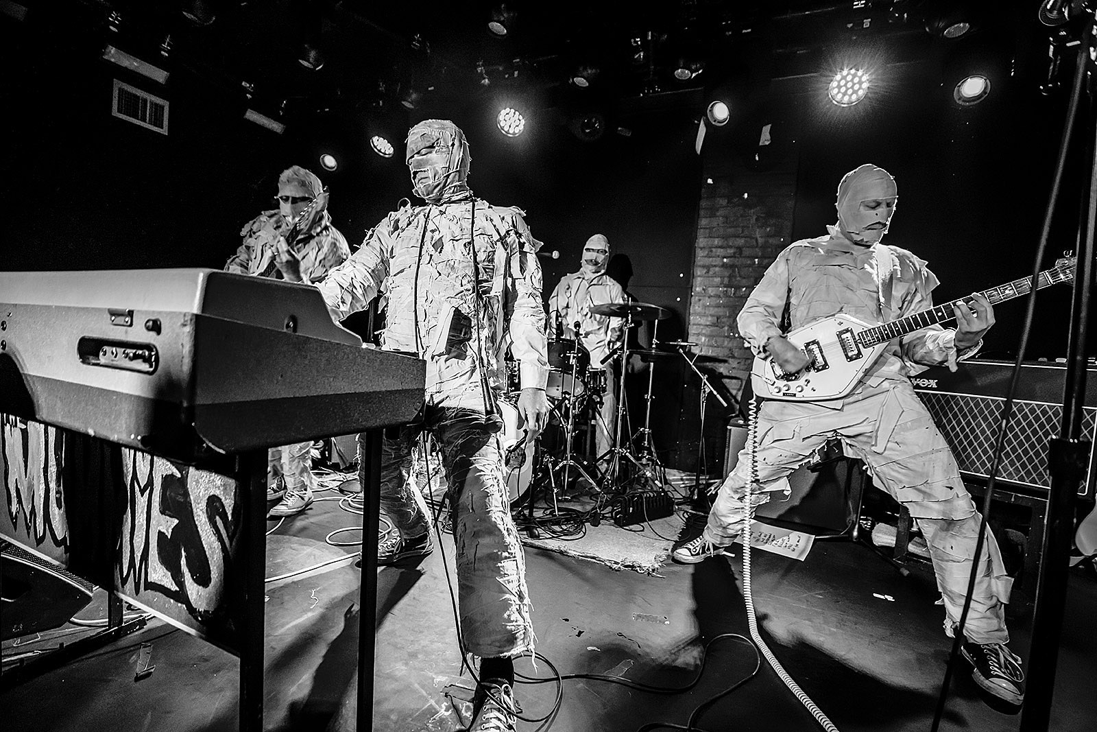 The Mummies played two NYC shows (pics from TV Eye)
