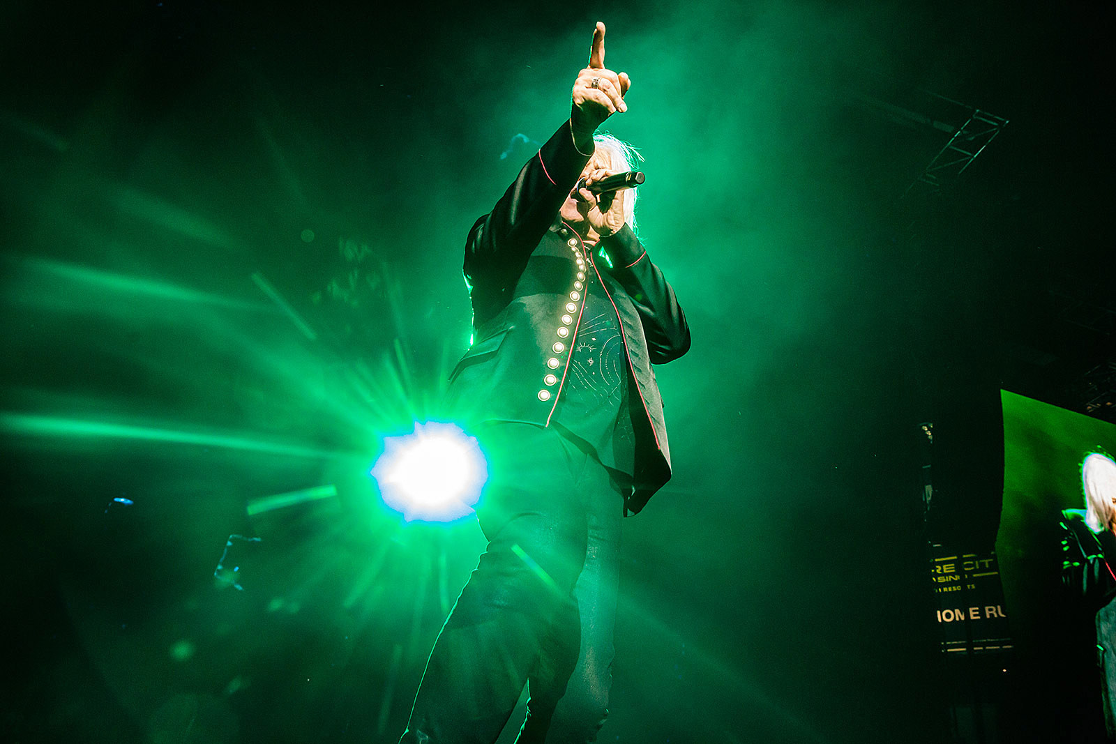 Def Leppard & Mötley Crüe announce Atlantic City, NJ shows