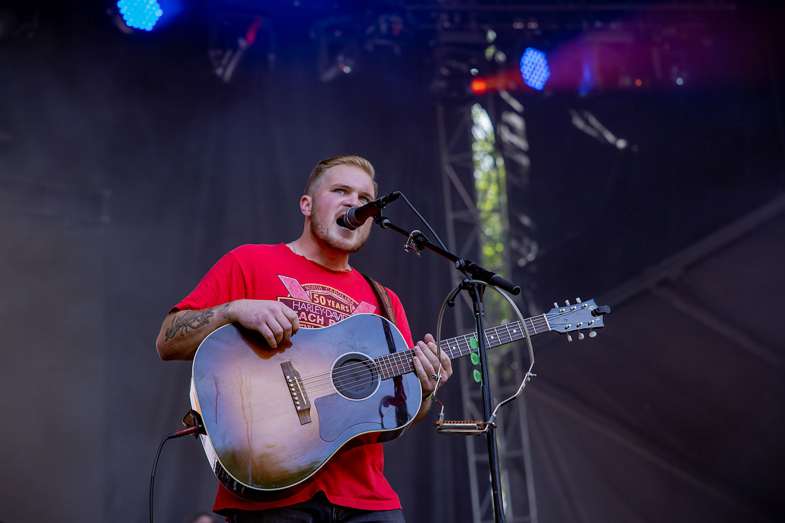 Zach Bryan adds new shows to 2024 tour (Barclays Center & UBS Arena ...