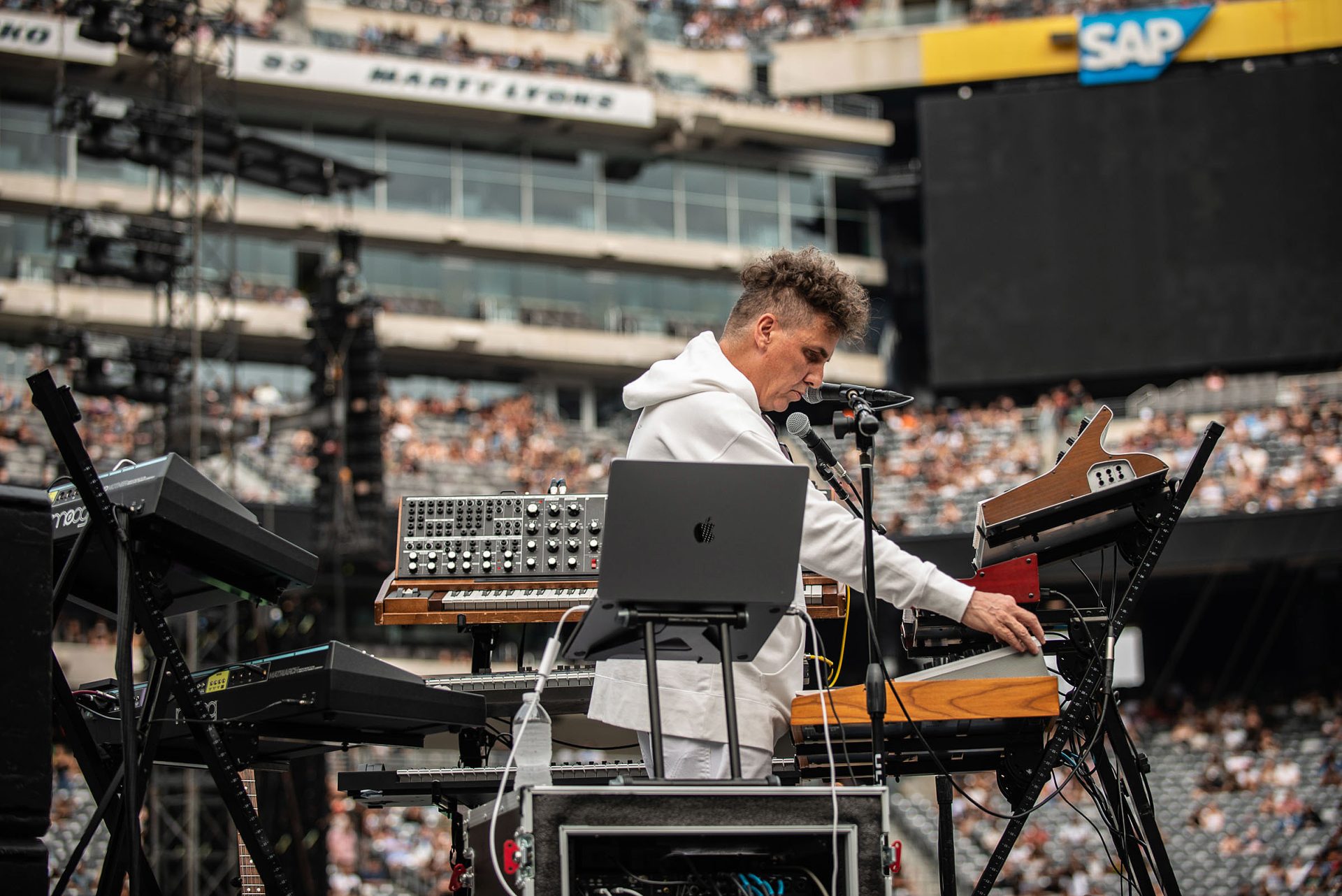 The Weeknd made his NYC-area stadium debut with spectacular MetLife ...