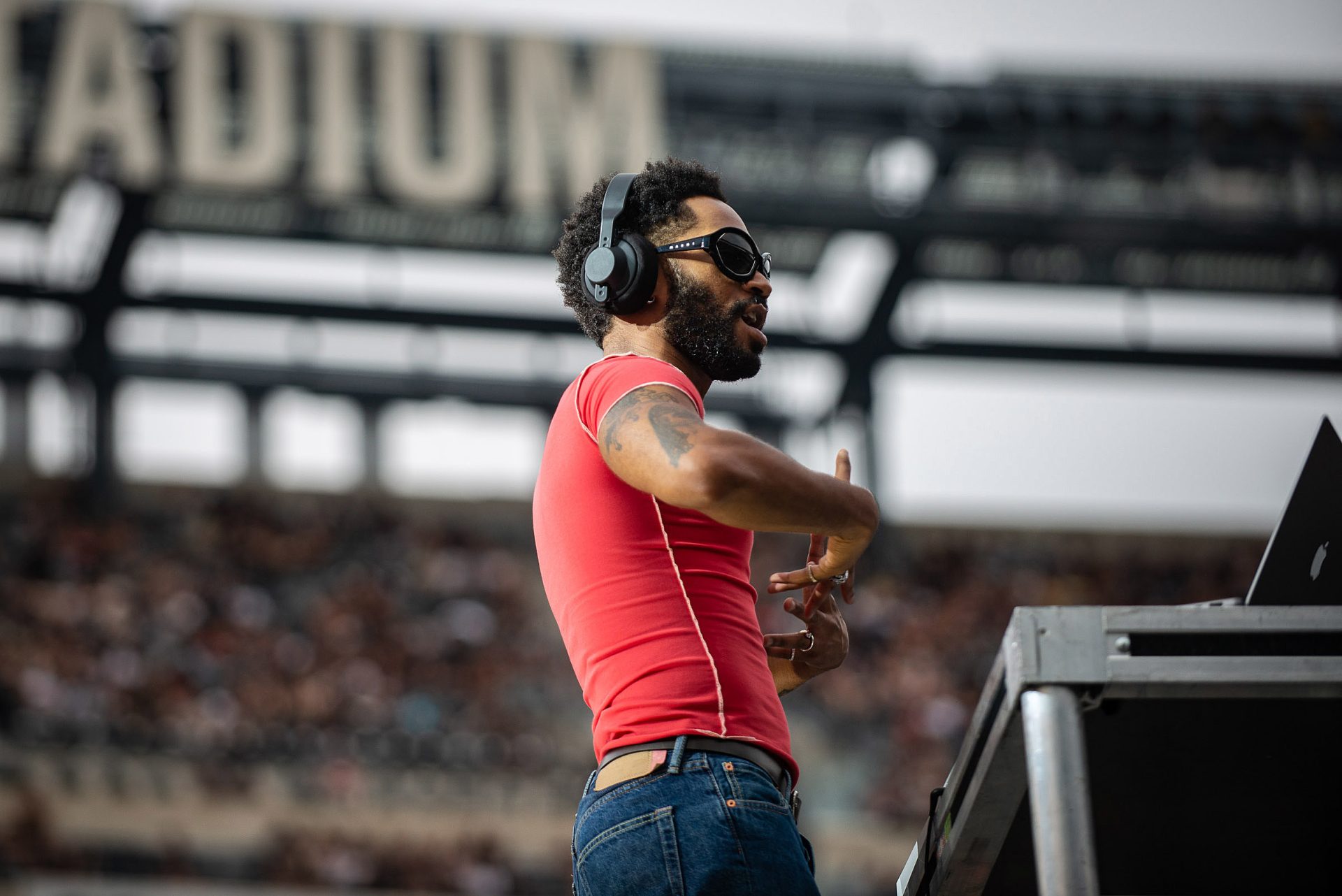 The Weeknd made his NYC-area stadium debut with spectacular MetLife ...