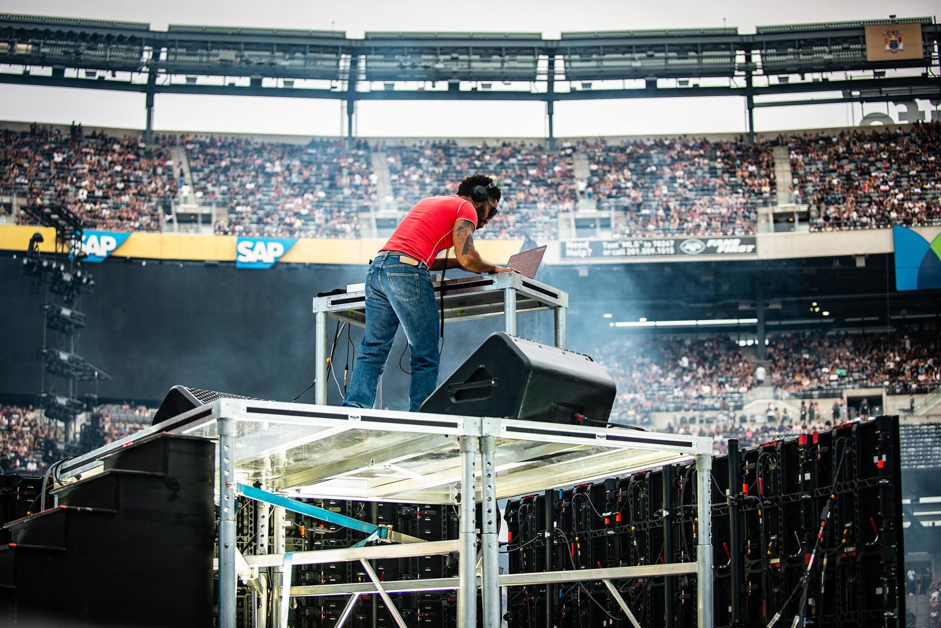 The Weeknd made his NYC-area stadium debut with spectacular MetLife ...