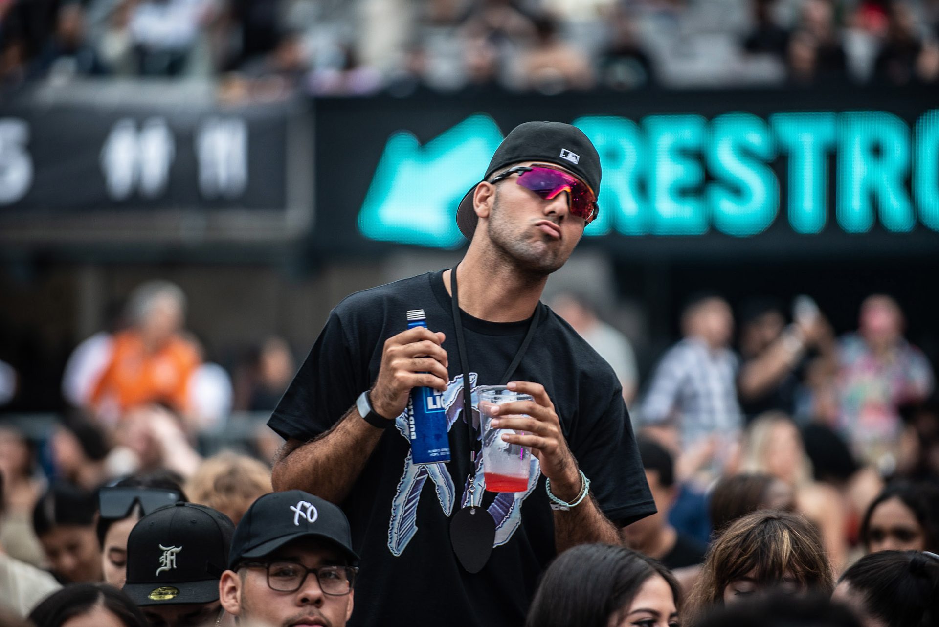 The Weeknd made his NYC-area stadium debut with spectacular MetLife ...