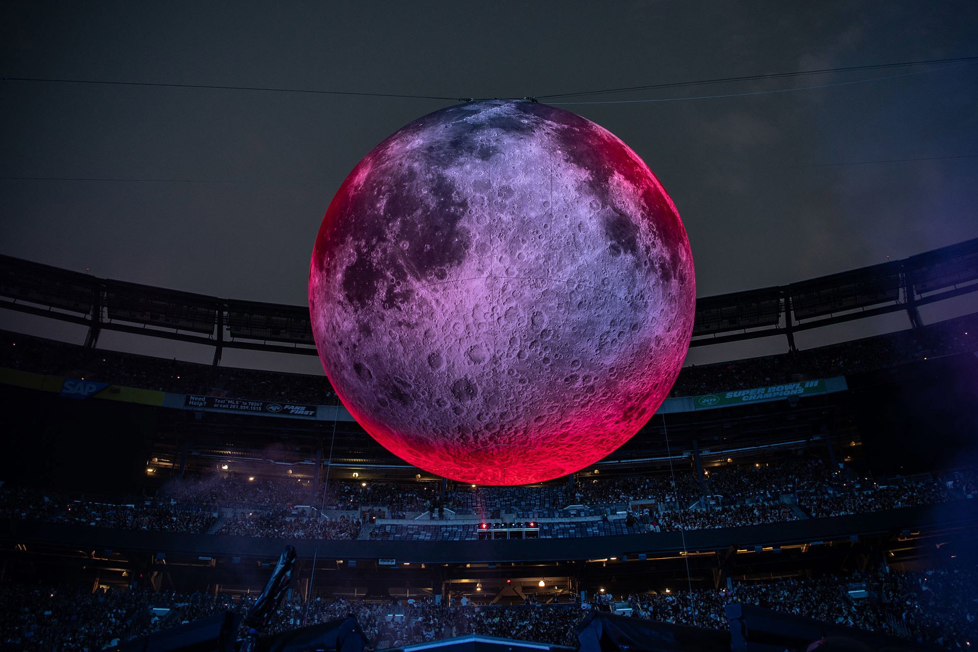 The Weeknd made his NYC-area stadium debut with spectacular MetLife ...