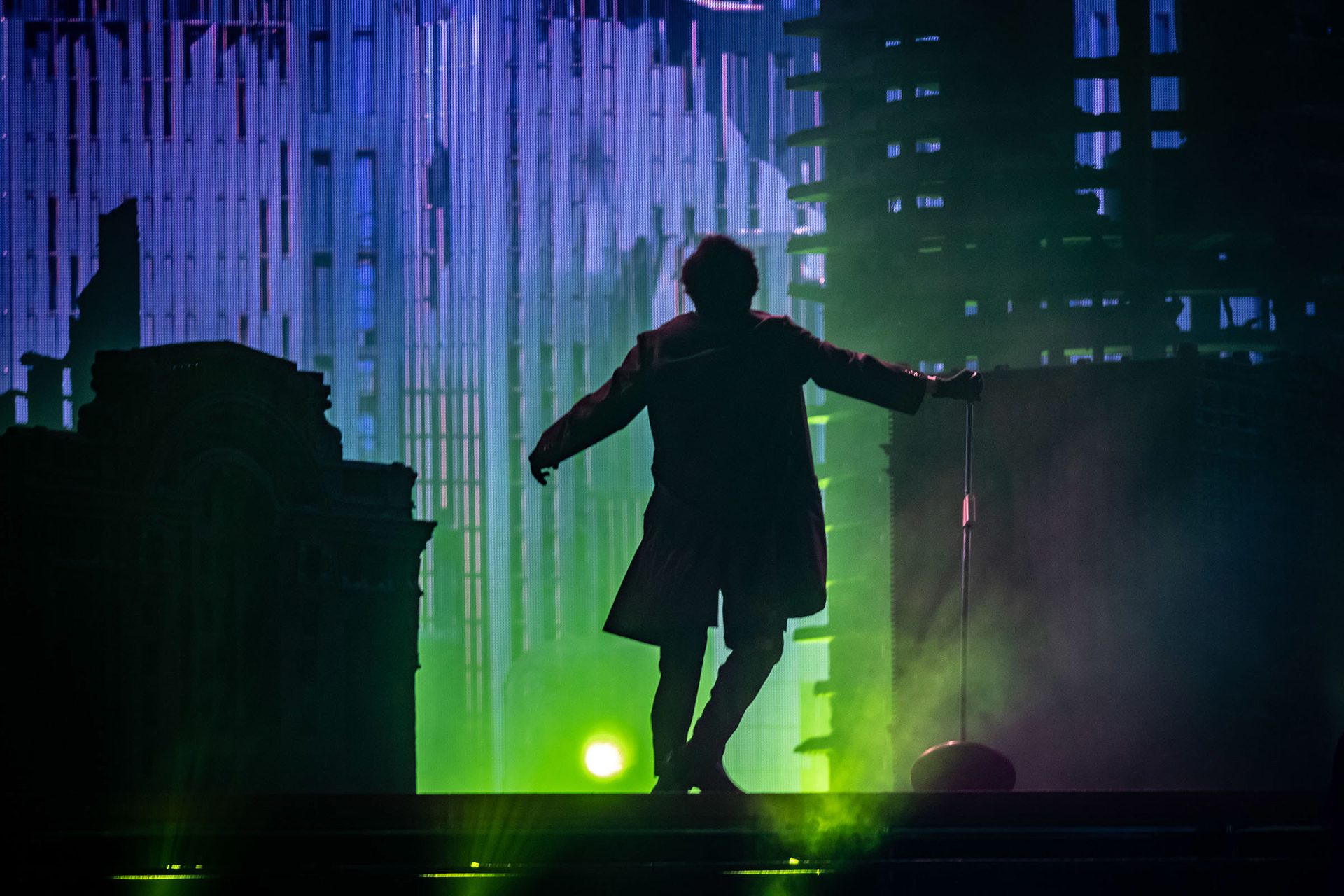 The Weeknd made his NYC-area stadium debut with spectacular MetLife ...