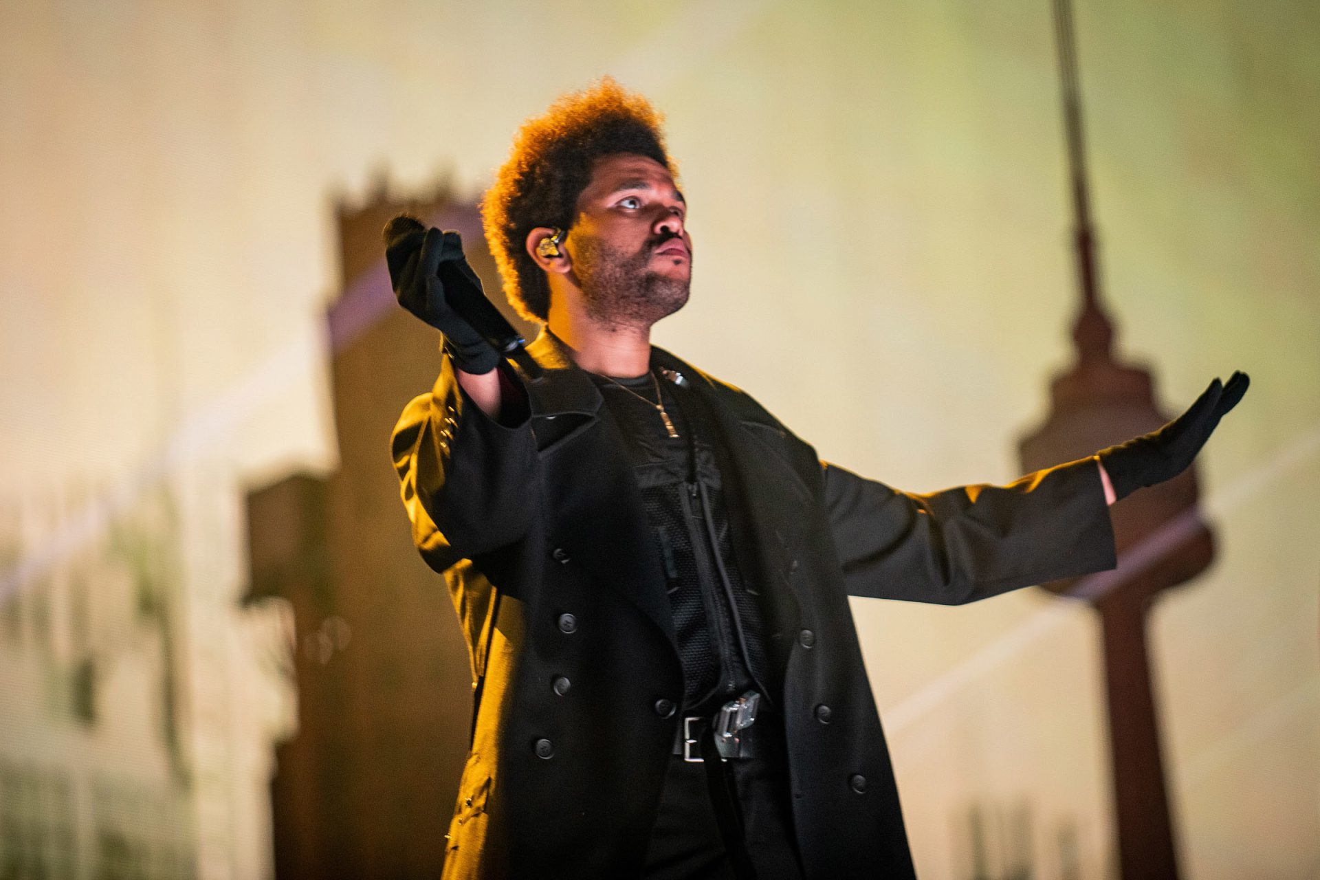The Weeknd made his NYC-area stadium debut with spectacular MetLife ...