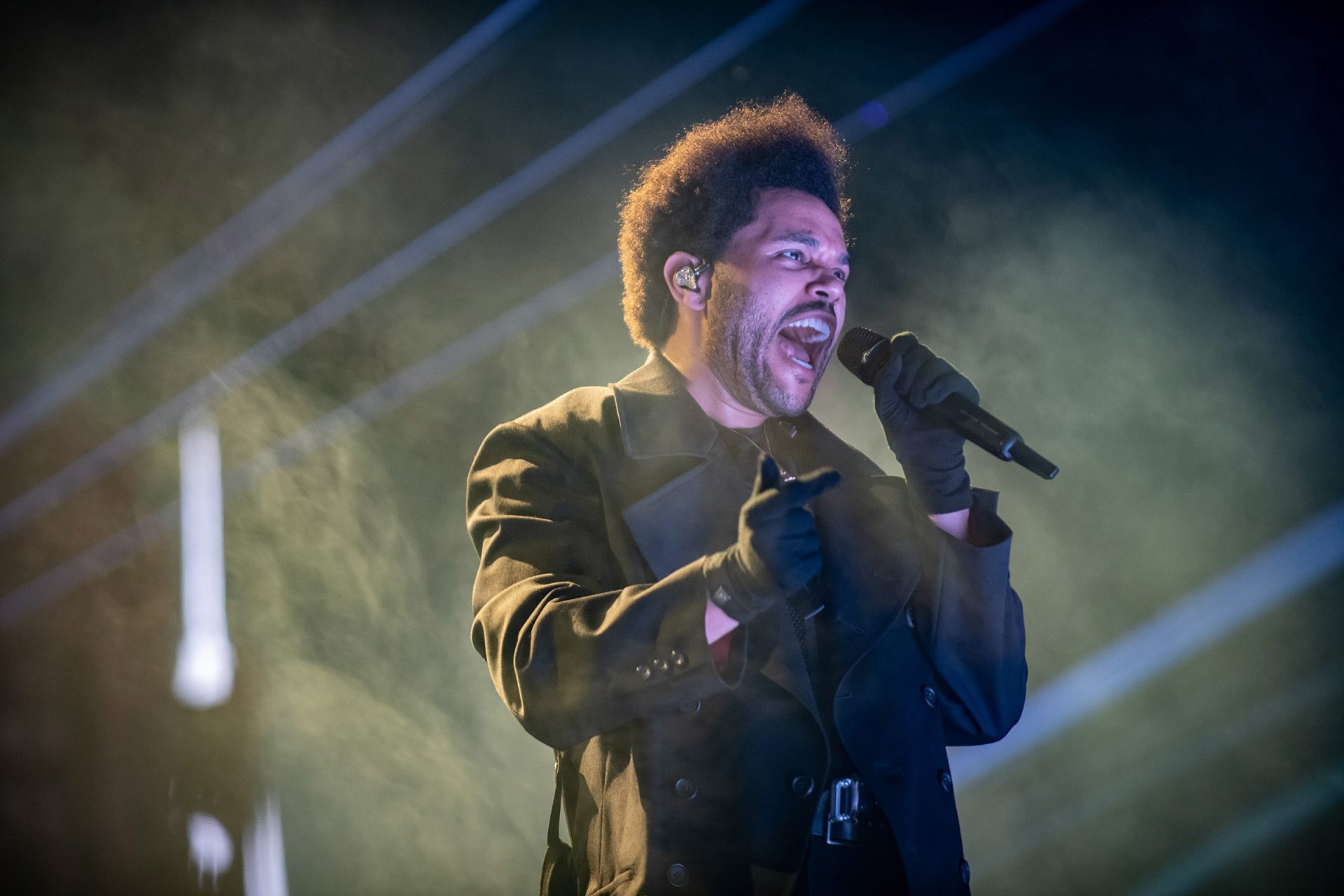 The Weeknd made his NYC-area stadium debut with spectacular MetLife ...