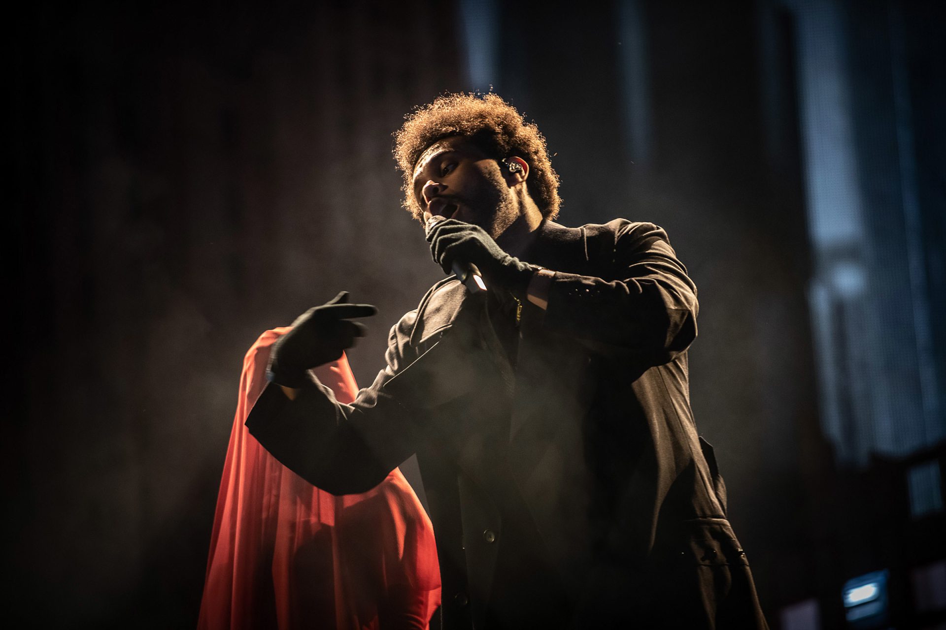 The Weeknd made his NYC-area stadium debut with spectacular MetLife ...