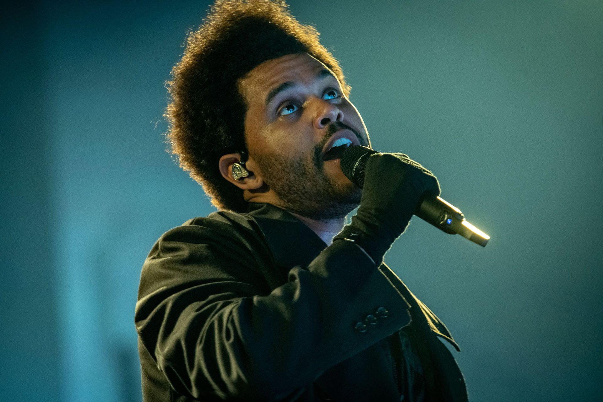 The Weeknd made his NYC-area stadium debut with spectacular MetLife ...