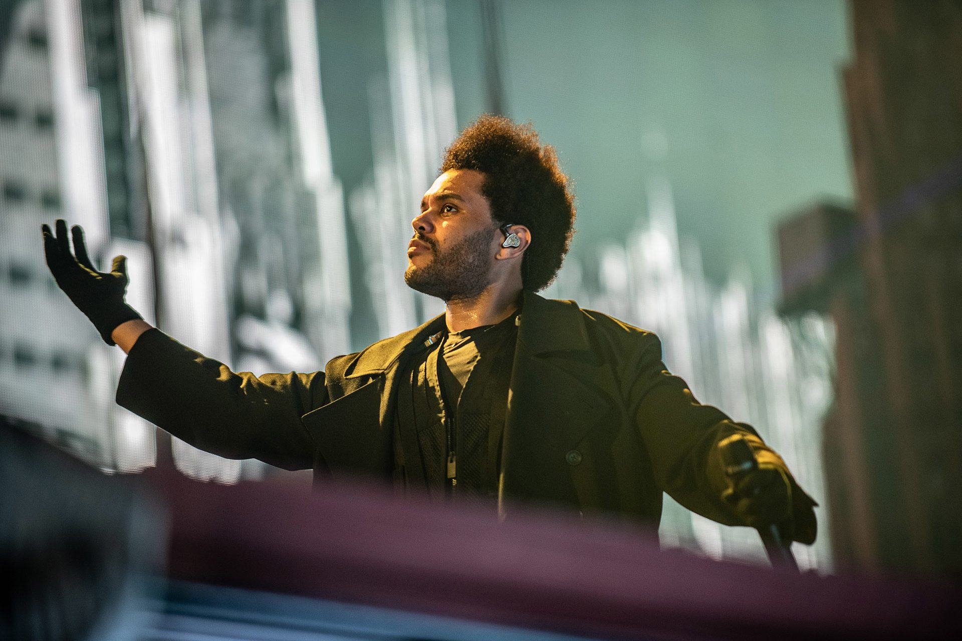The Weeknd made his NYC-area stadium debut with spectacular MetLife ...