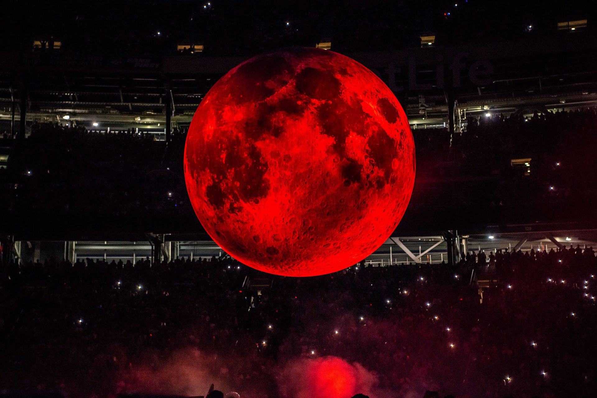The Weeknd made his NYC-area stadium debut with spectacular MetLife ...