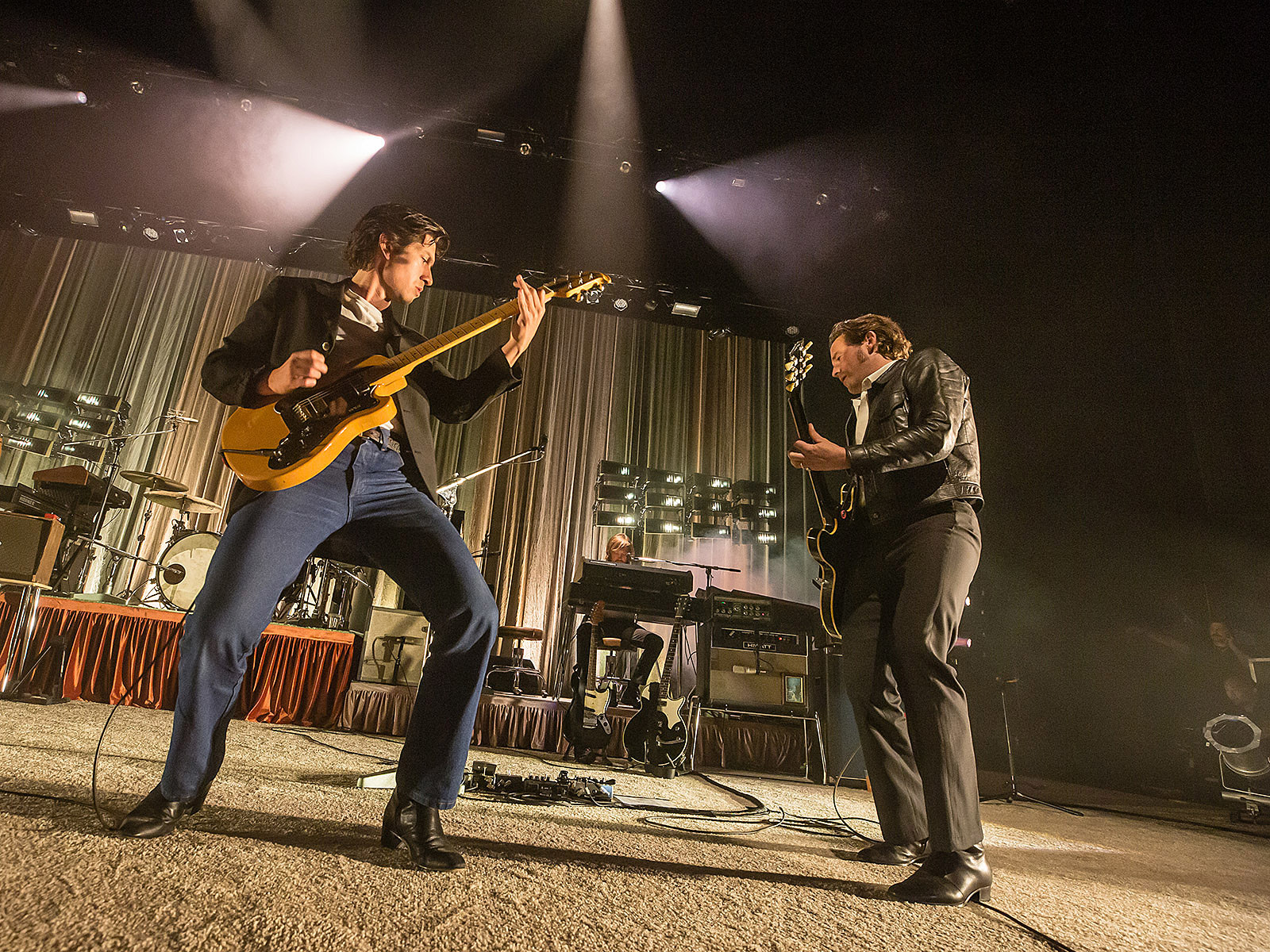 Arctic Monkeys add new dates to 2023 tour with Fontaines DC