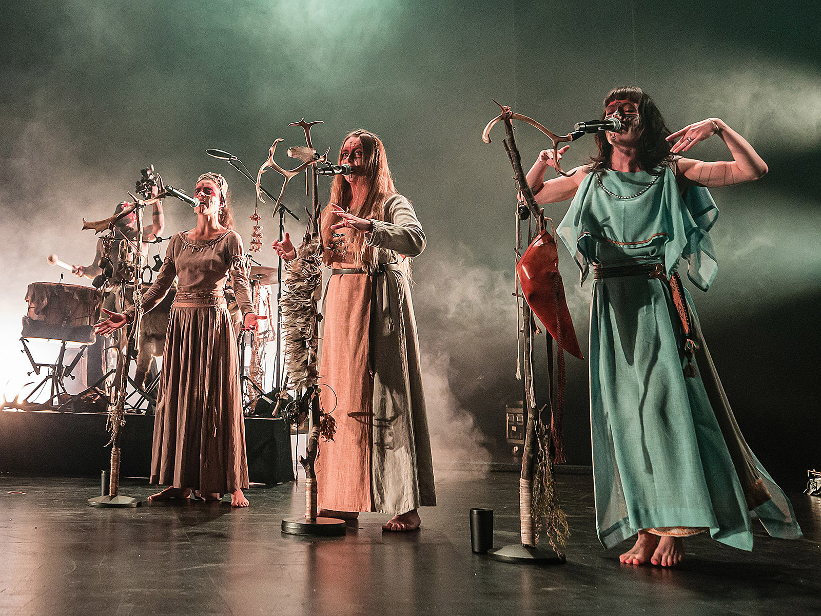 Heilung brought their live "ritual" to Kings Theatre (pics, video, setlist)