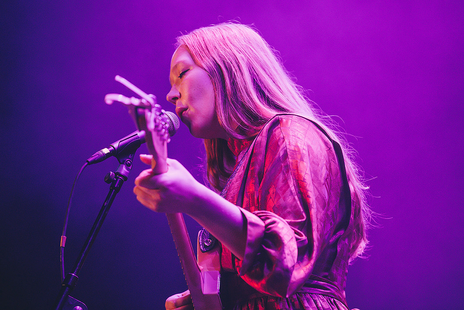 Julia Jacklin dazzled at Brooklyn Steel (pics, setlist, review)