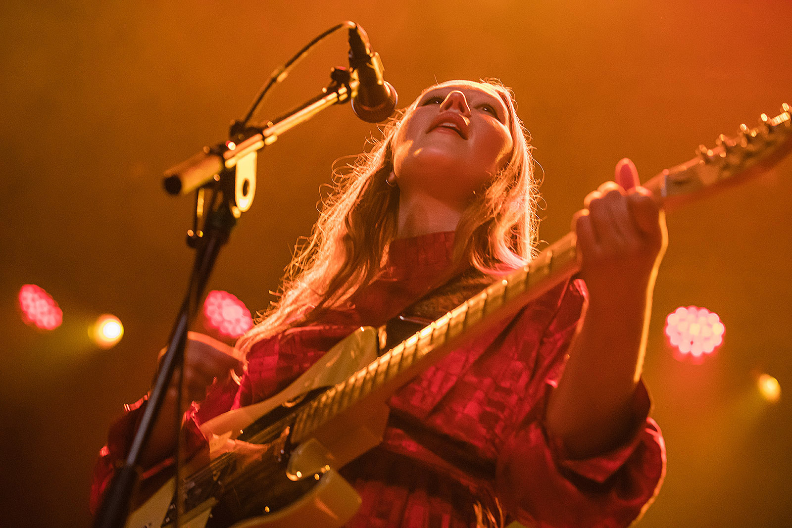 Julia Jacklin dazzled at Brooklyn Steel (pics, setlist, review)