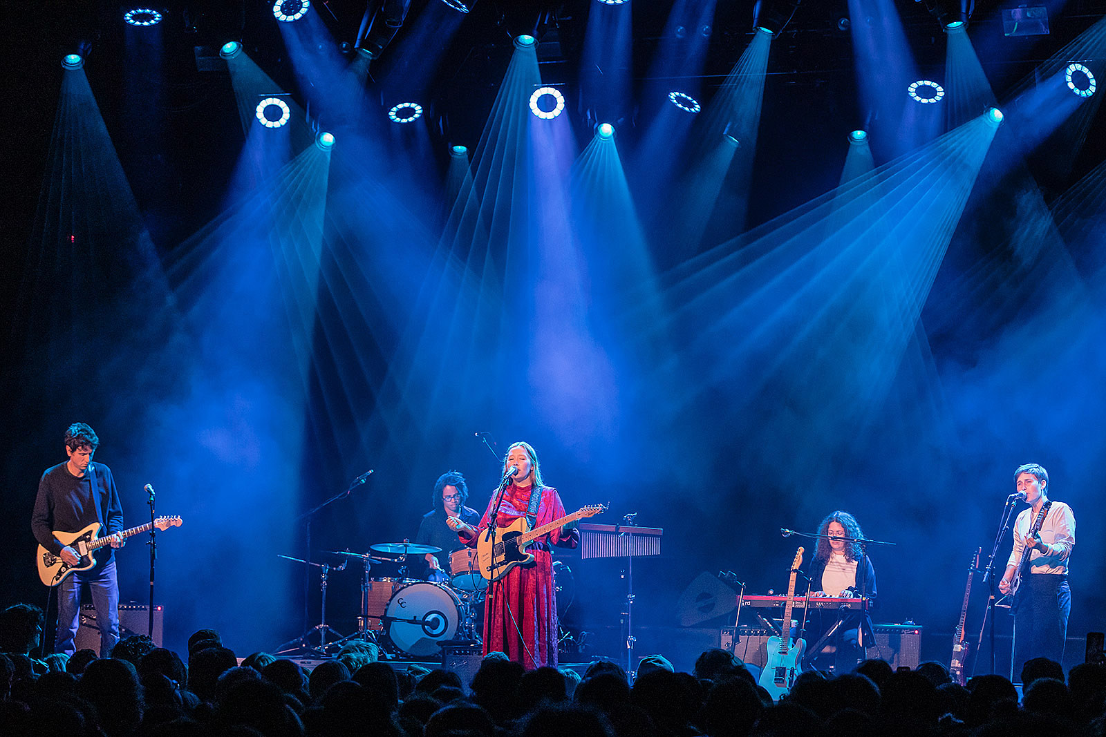 Julia Jacklin dazzled at Brooklyn Steel (pics, setlist, review)