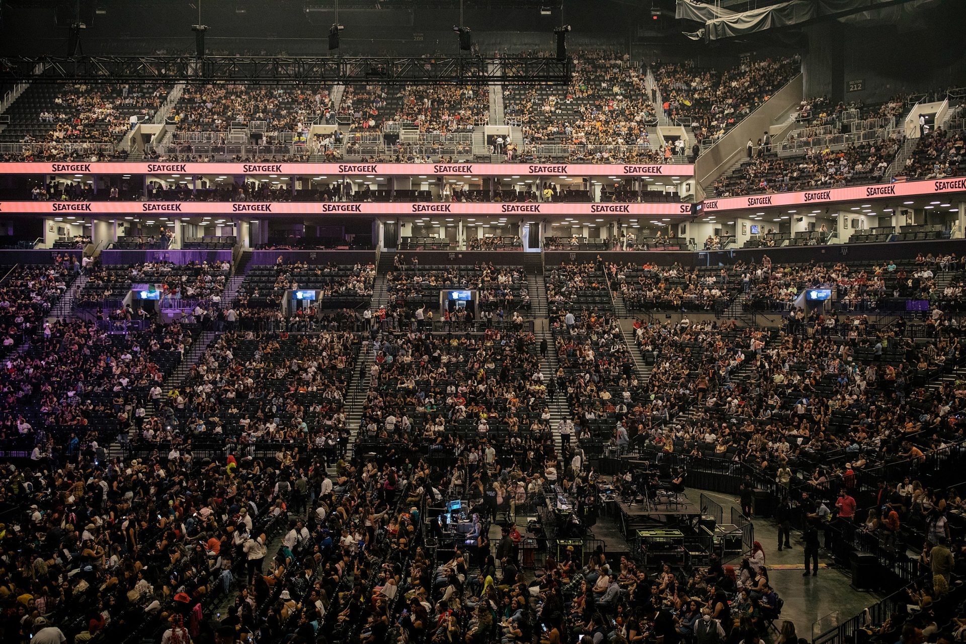 Karol G announces US stadium tour (MetLife Stadium)