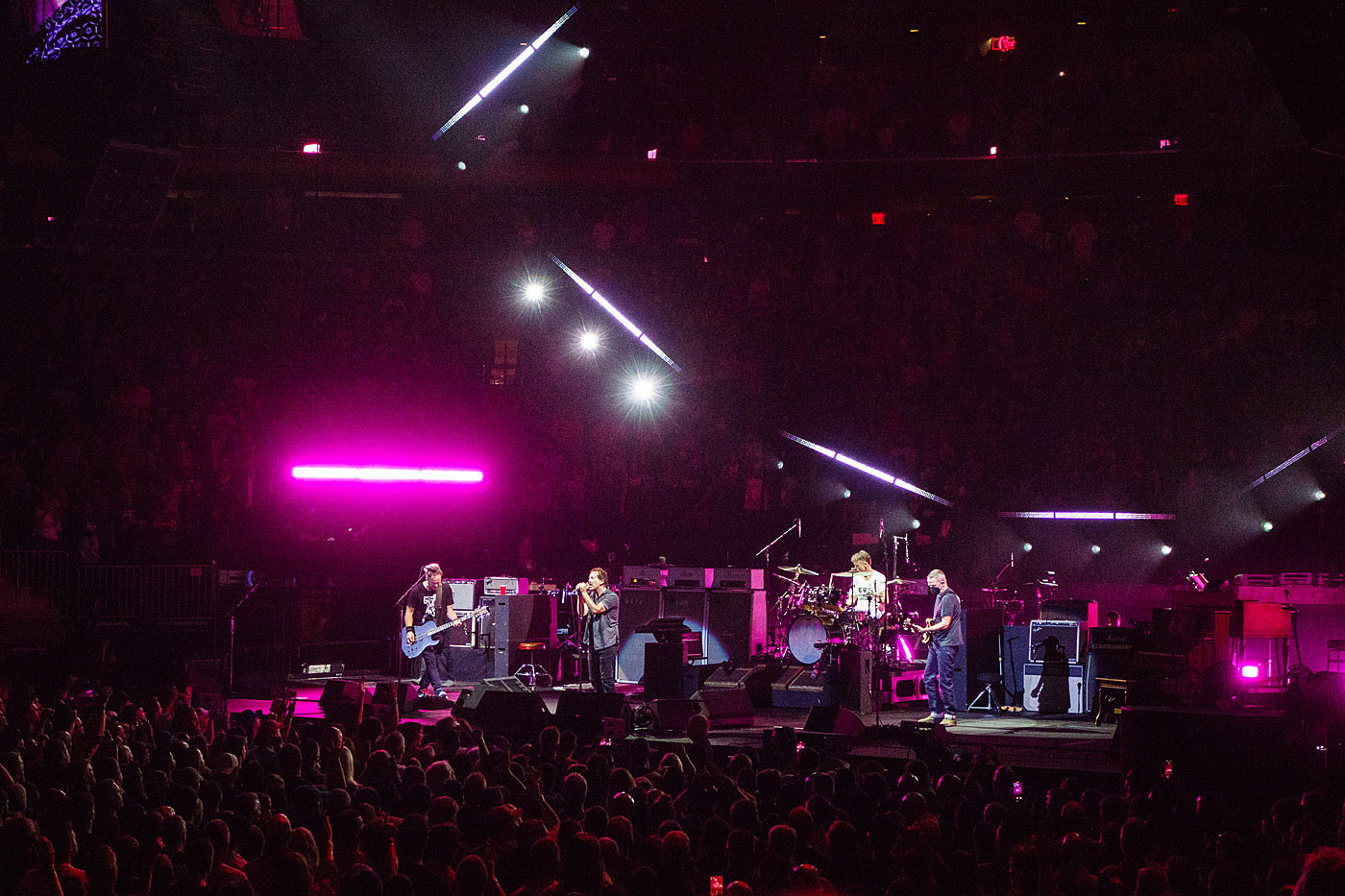 Pearl Jam honored 9/11 victims at Madison Square Garden (pics, video ...