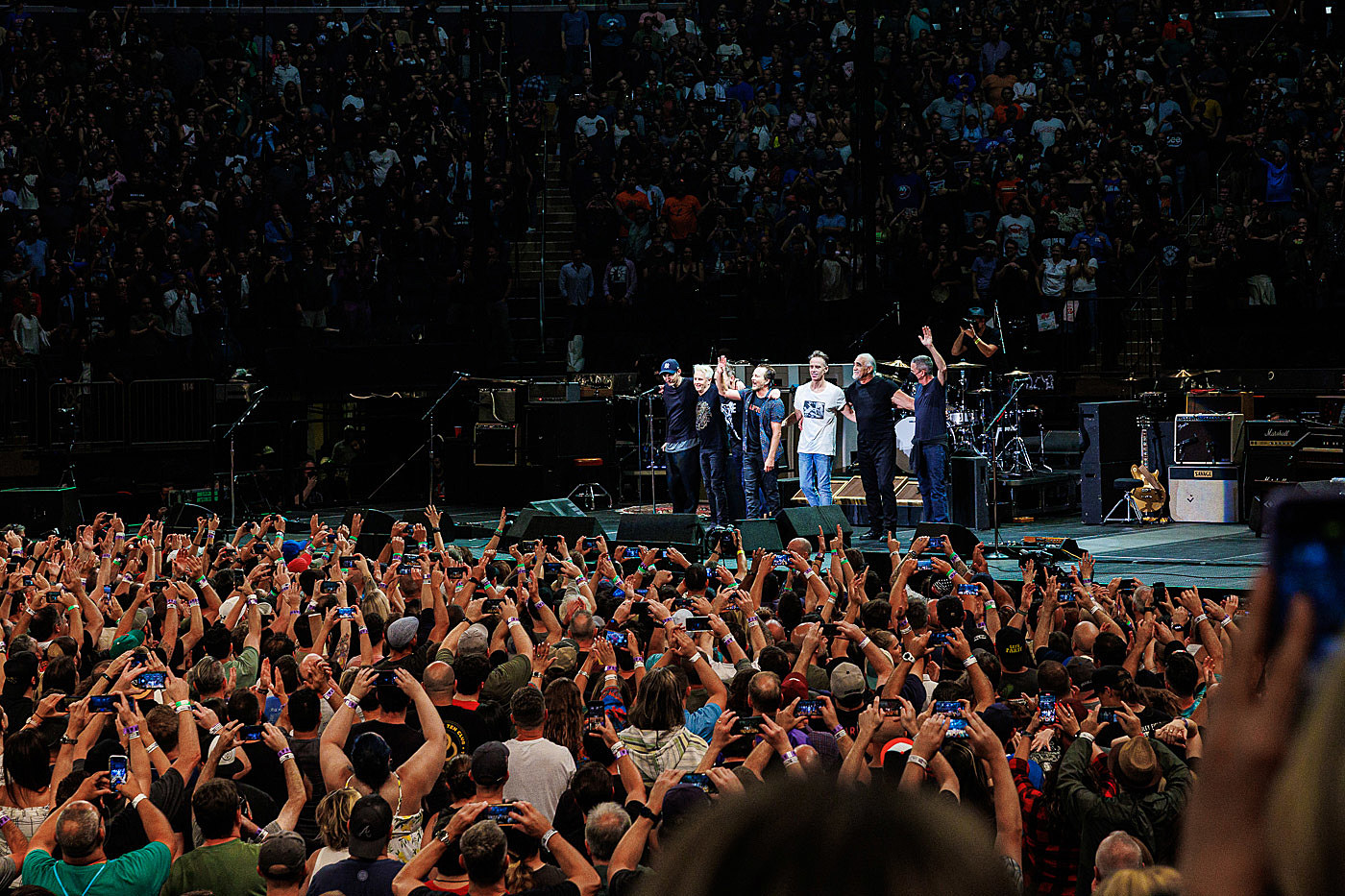 Pearl Jam honored 9/11 victims at Madison Square Garden (pics, video ...