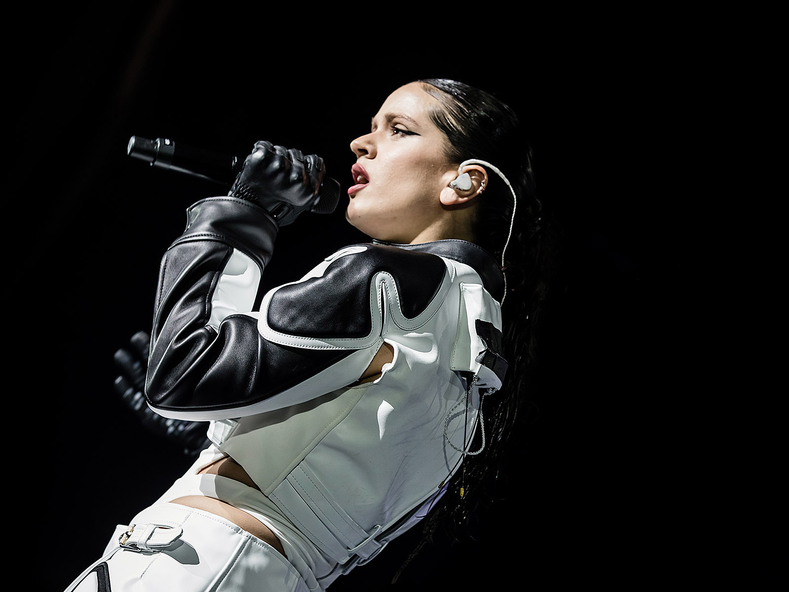 Rosalía began NYC run at Radio City Music Hall (night 1 pics, video ...