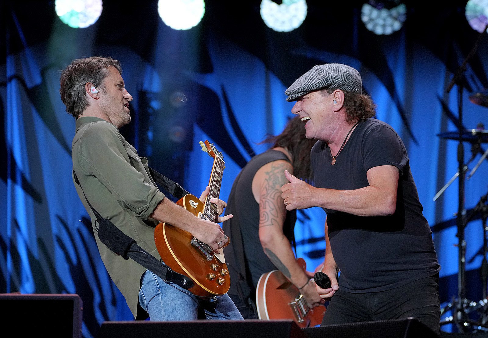 Foo Fighters, Paul McCartney, Rush & more paid tribute to Taylor ...