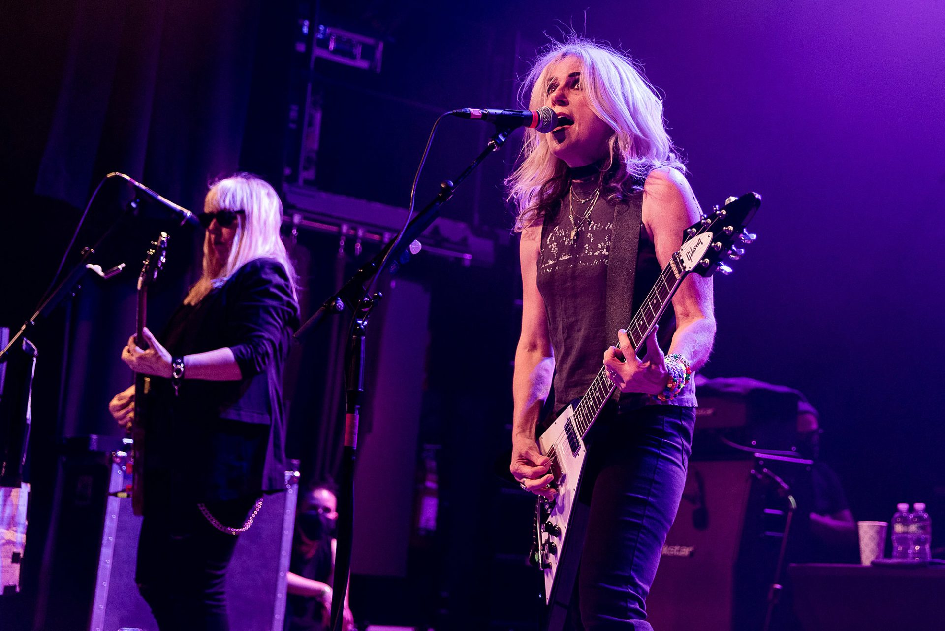 L7 brought 'Bricks Are Heavy' to 2 NYC shows (Irving Plaza pics ...