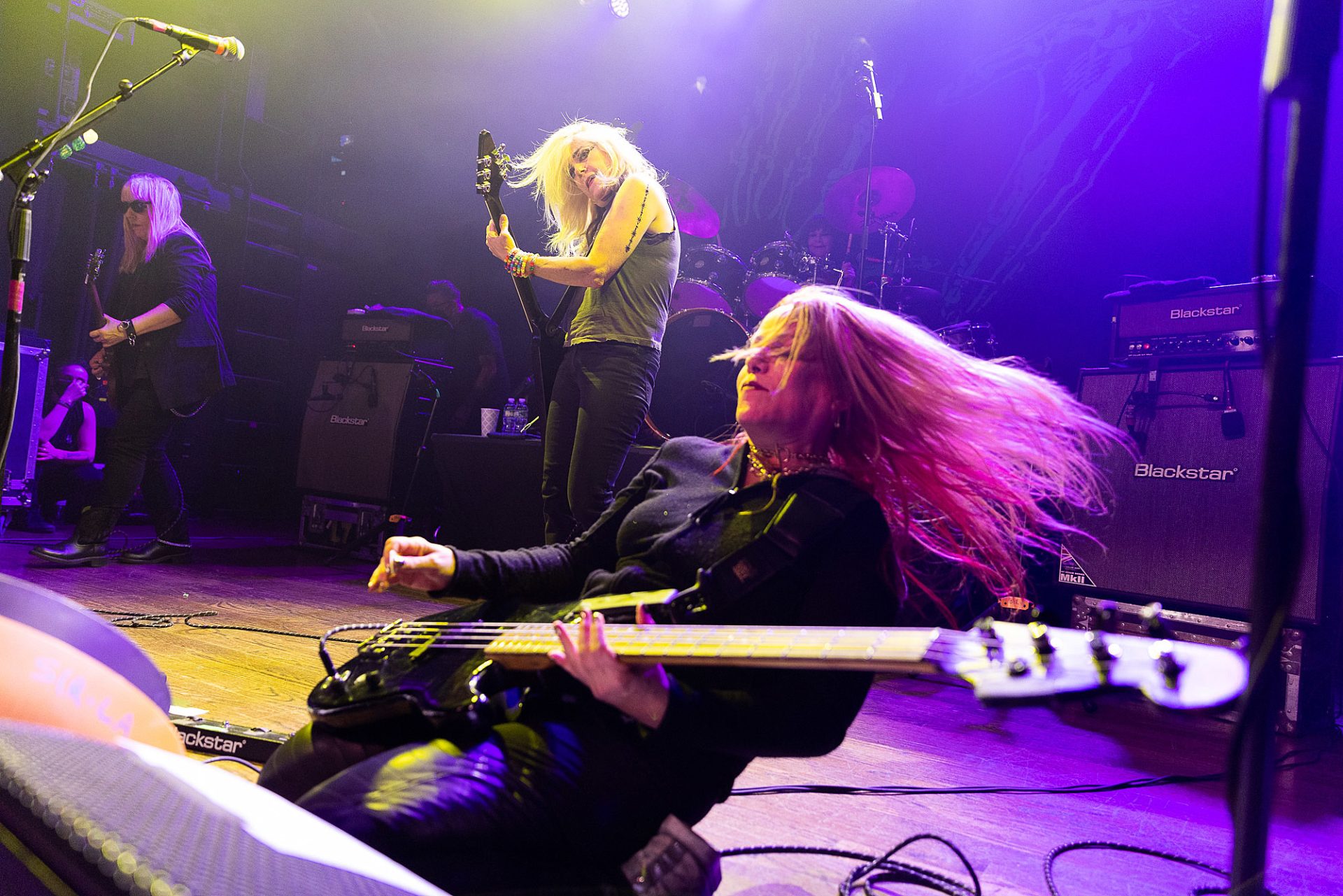 L7 brought 'Bricks Are Heavy' to 2 NYC shows (Irving Plaza pics ...