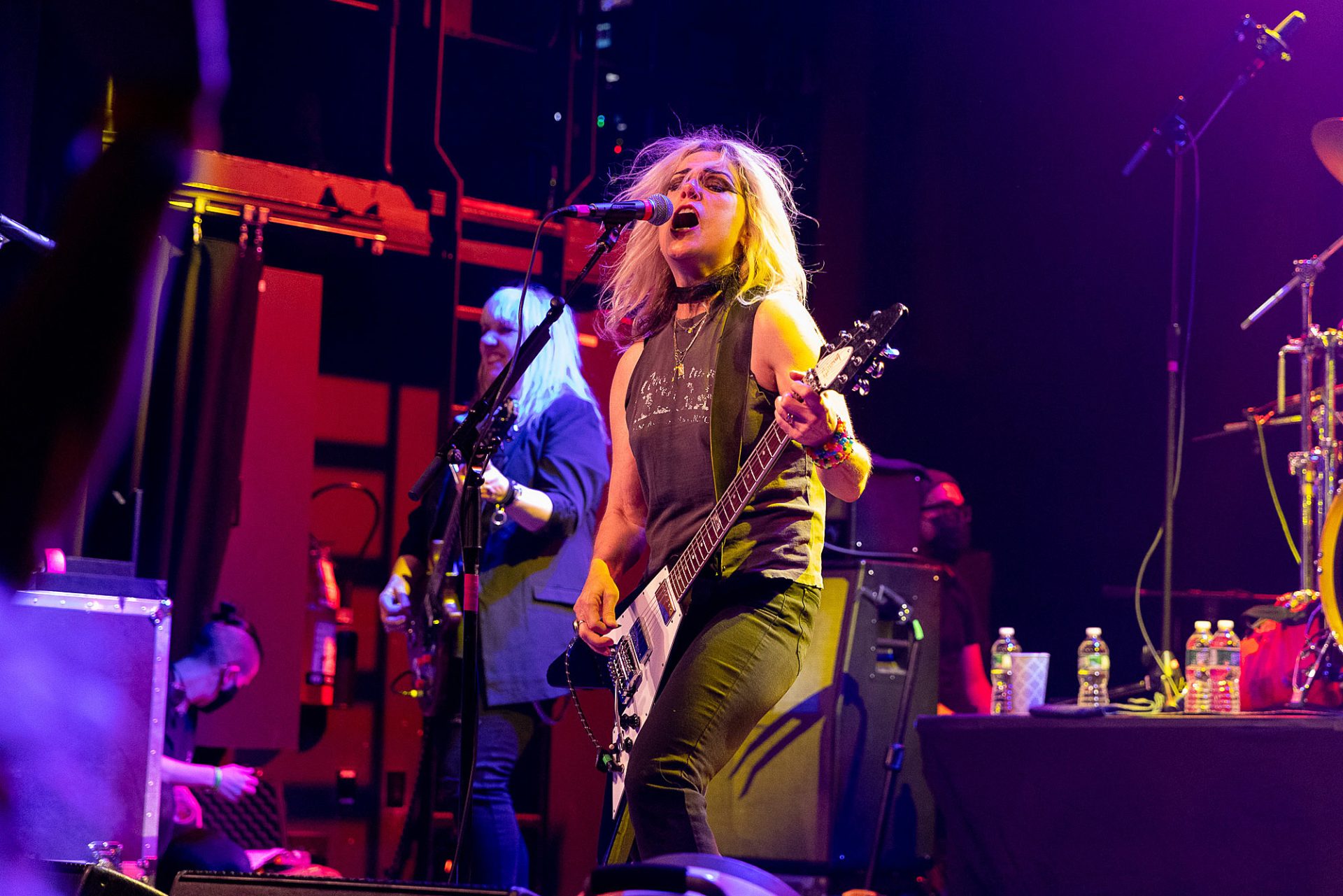 L7 brought 'Bricks Are Heavy' to 2 NYC shows (Irving Plaza pics ...