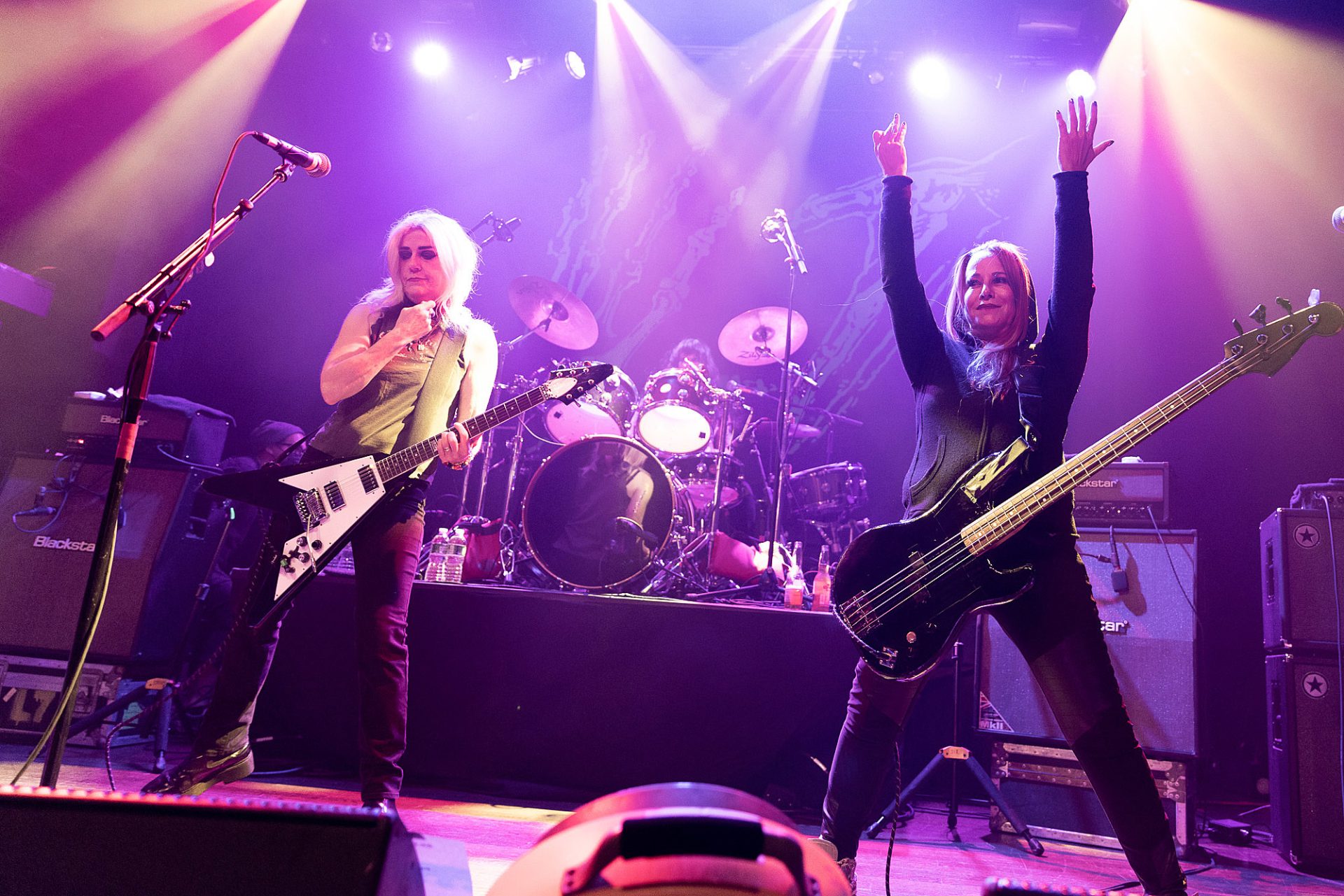 L7 brought 'Bricks Are Heavy' to 2 NYC shows (Irving Plaza pics ...