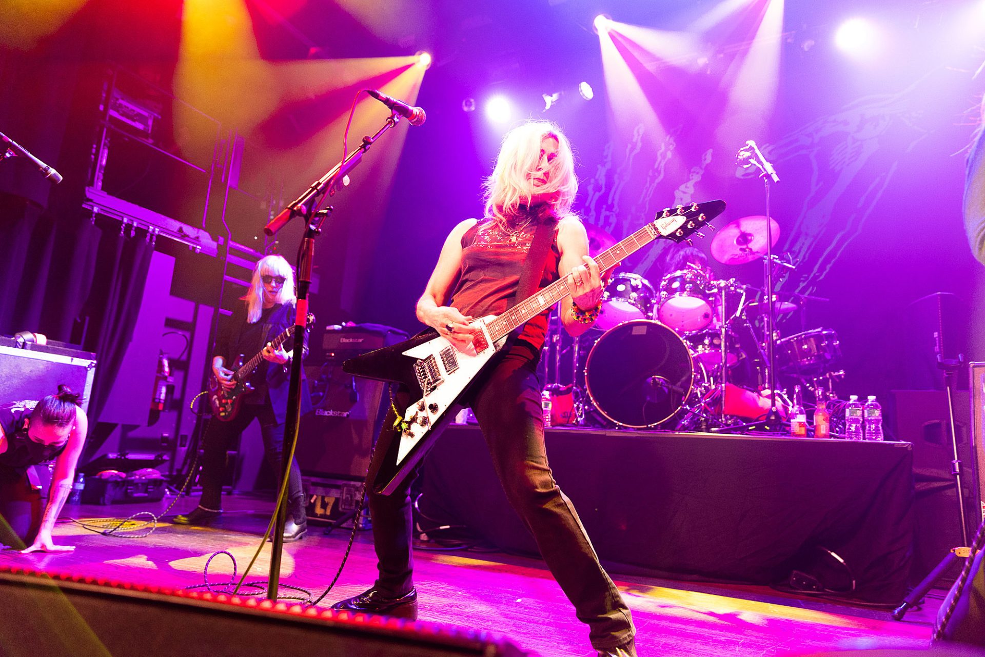 L7 brought 'Bricks Are Heavy' to 2 NYC shows (Irving Plaza pics ...