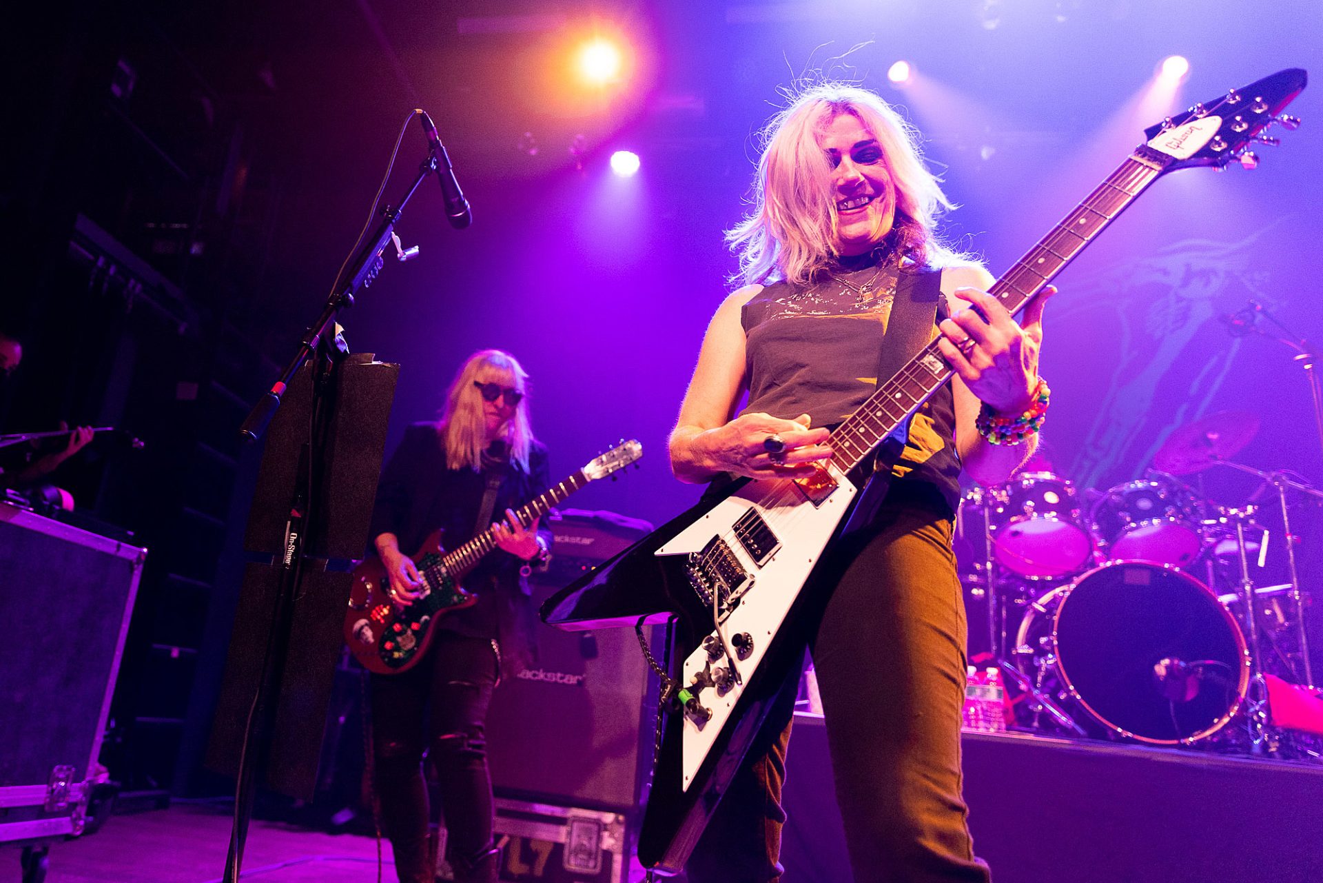 L7 brought 'Bricks Are Heavy' to 2 NYC shows (Irving Plaza pics ...