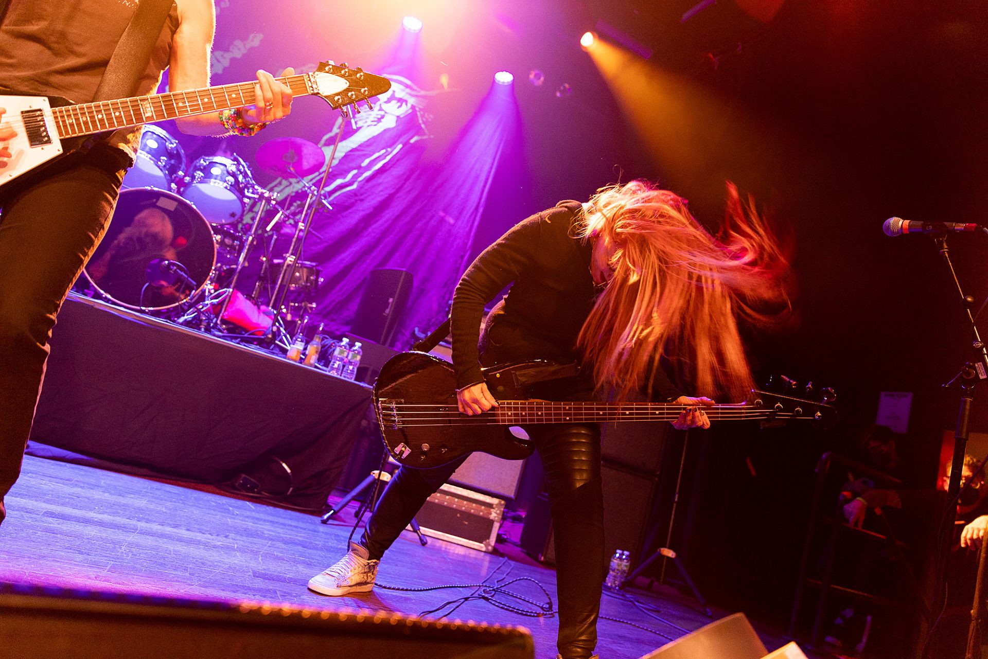 L7 brought 'Bricks Are Heavy' to 2 NYC shows (Irving Plaza pics ...