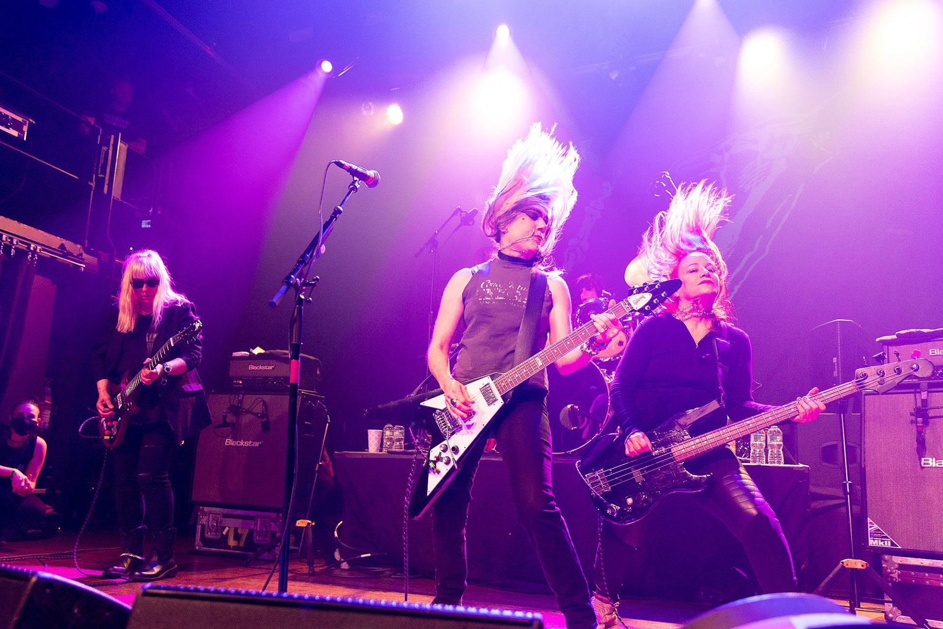 L7 brought 'Bricks Are Heavy' to 2 NYC shows (Irving Plaza pics ...