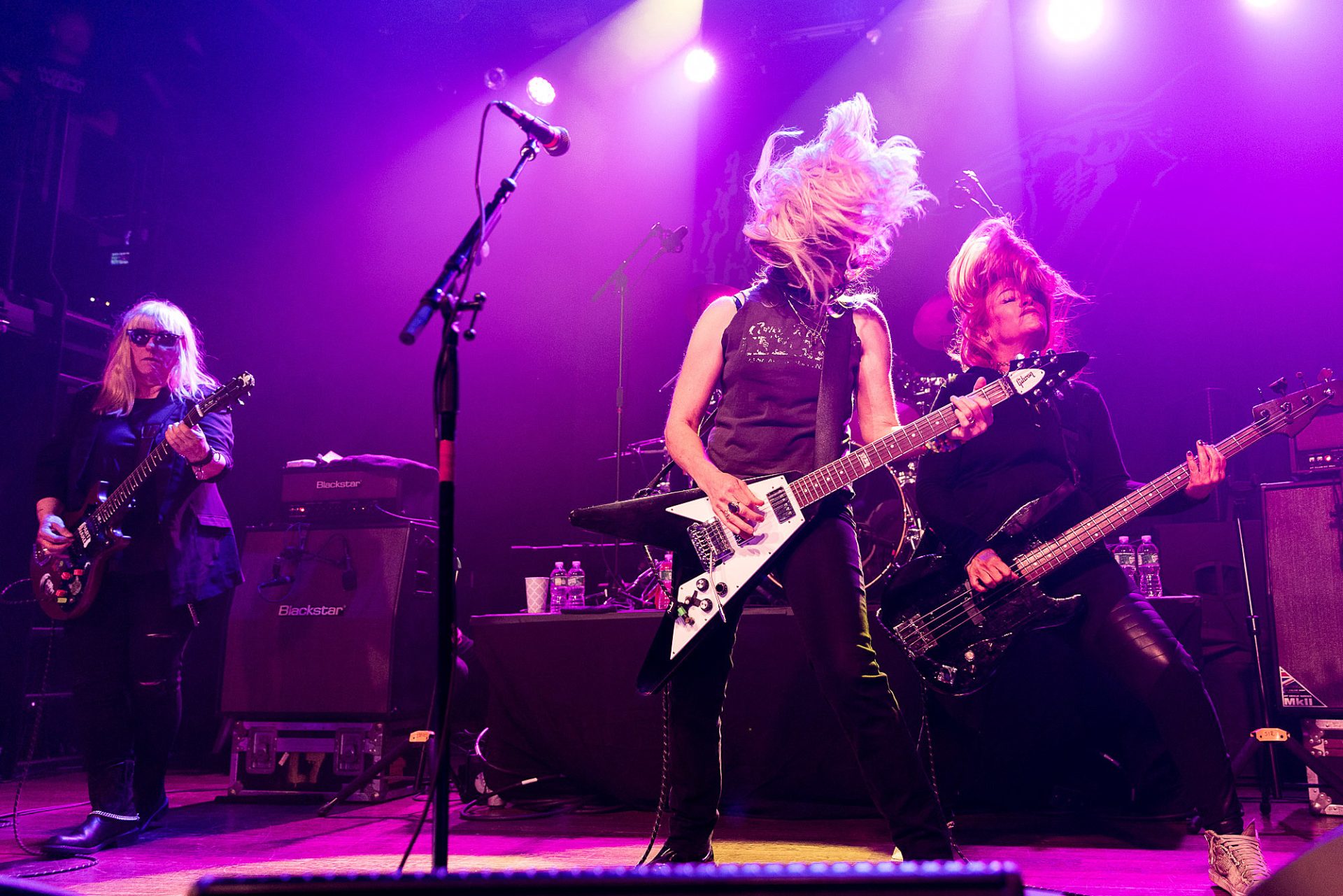 L7 brought 'Bricks Are Heavy' to 2 NYC shows (Irving Plaza pics ...