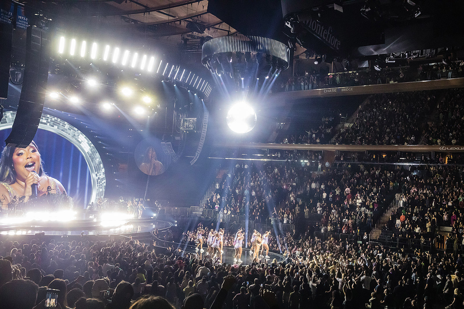 Lizzo played 2 Madison Square Garden shows with Latto (night 2 pics ...