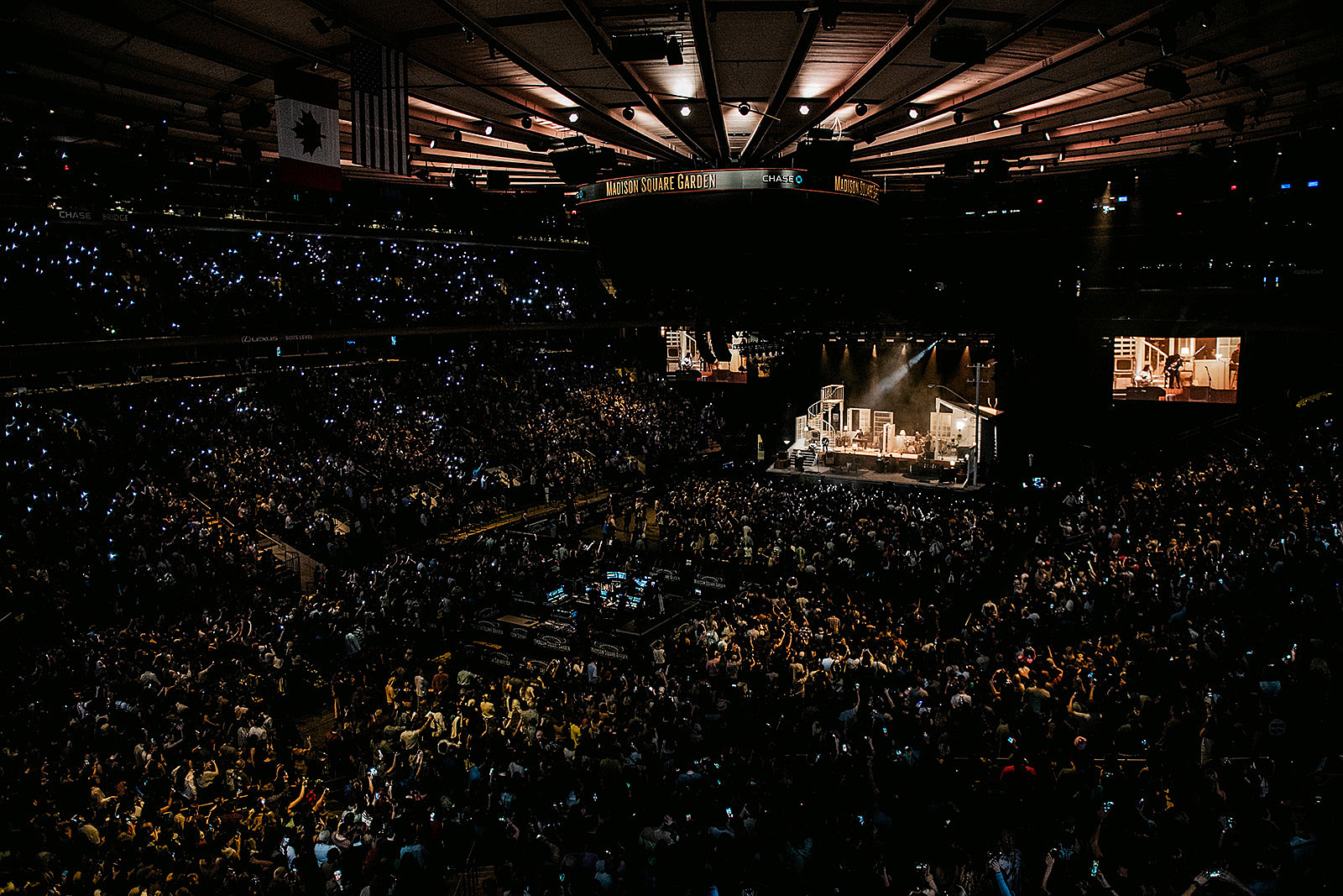 The 1975 brought dark performance art & blissful pop to Madison Square ...