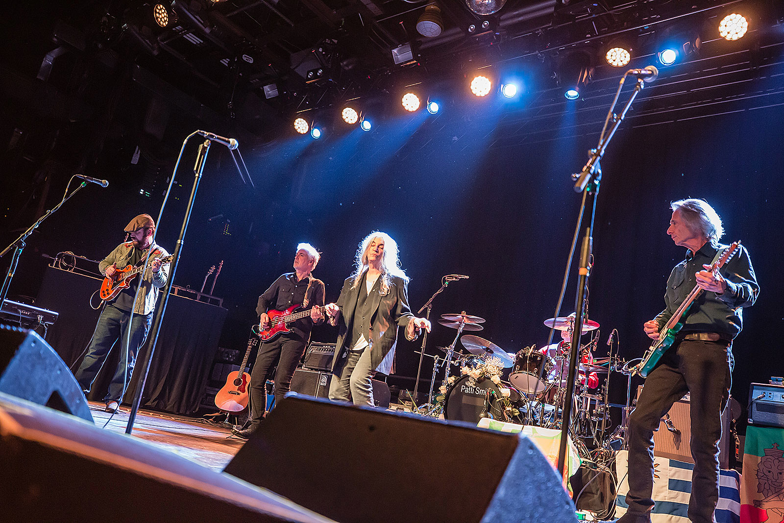 Patti Smith paid tribute to Vivienne Westwood at Brooklyn Steel (videos ...