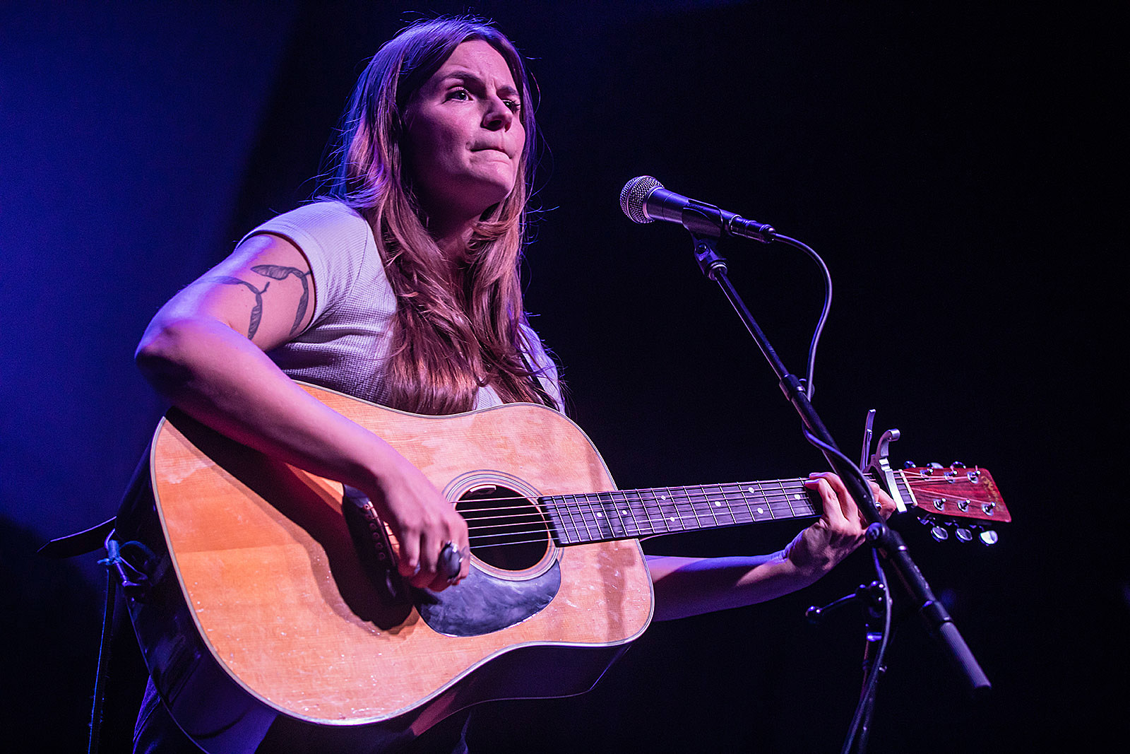 Angel Olsen played White Eagle Hall with Erin Rae (pics, videos, setlist)