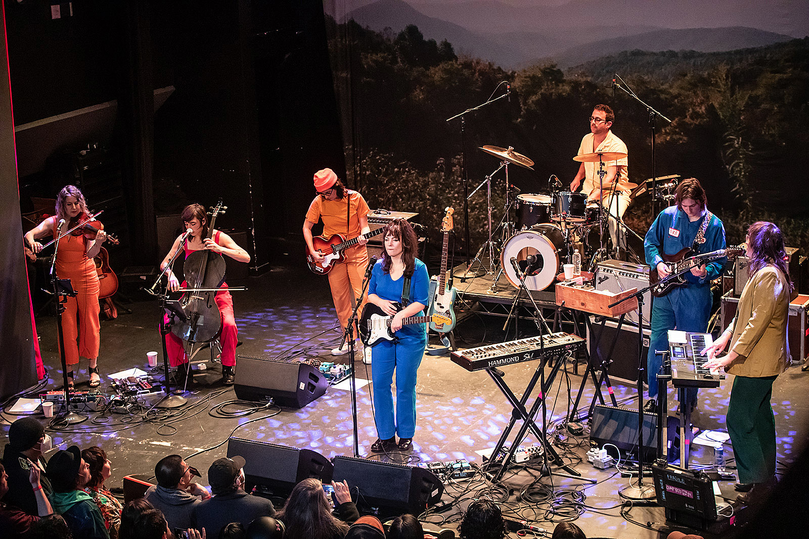 Angel Olsen played White Eagle Hall with Erin Rae (pics, videos, setlist)