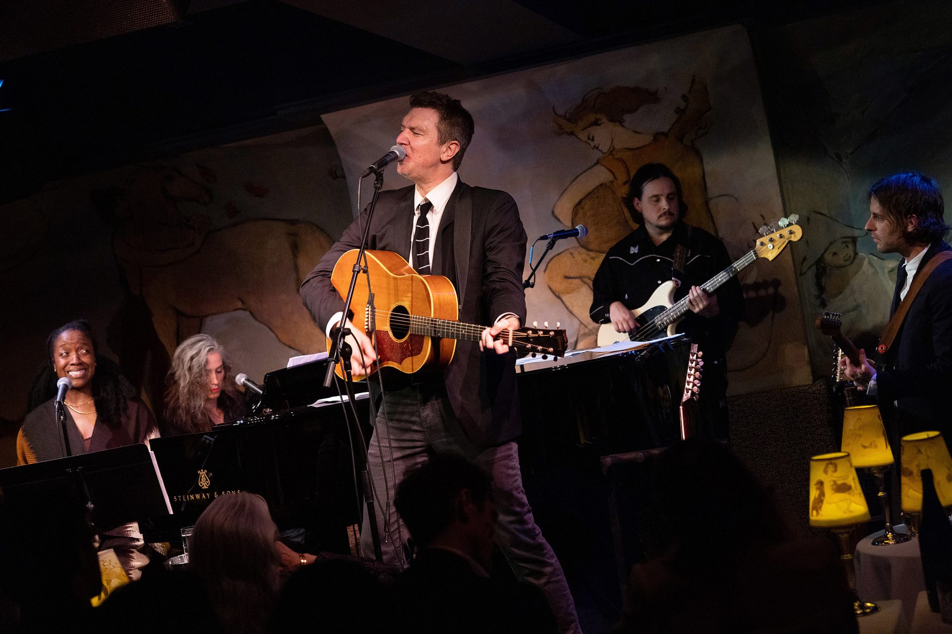 Hamilton Leithauser began his 2023 Cafe Carlyle residency (pics, setlist)