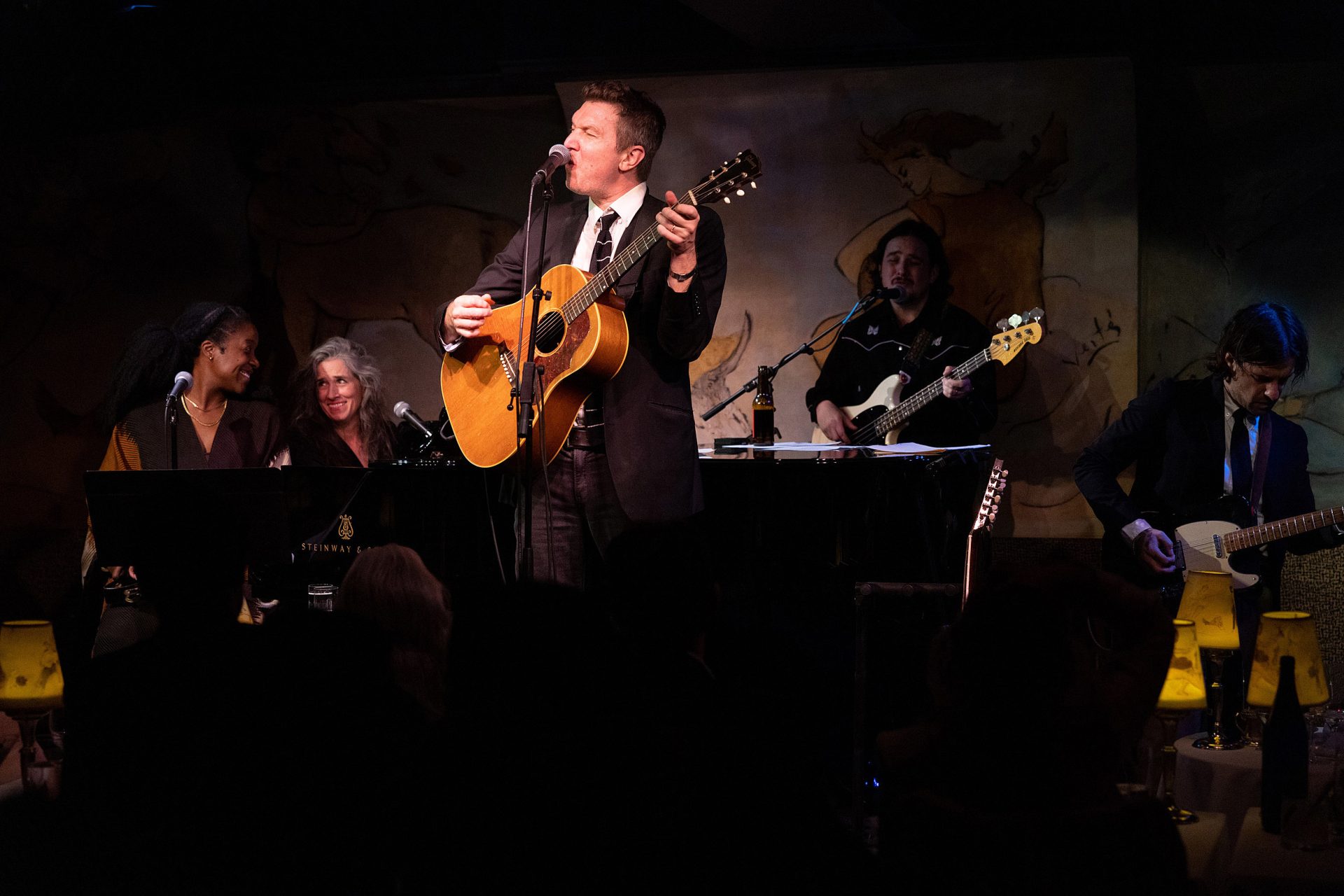 Hamilton Leithauser began his 2023 Cafe Carlyle residency (pics, setlist)