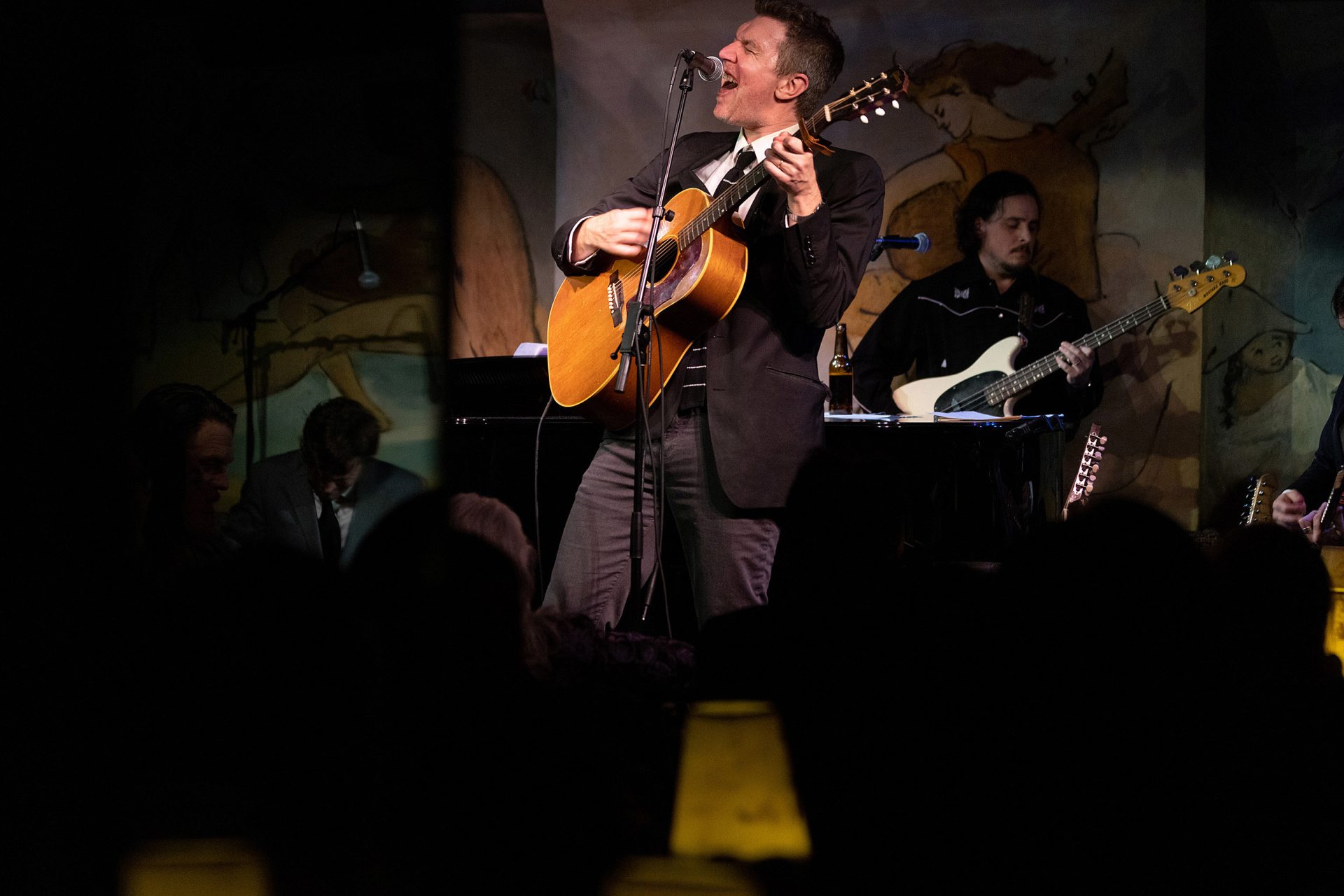 Hamilton Leithauser began his 2023 Cafe Carlyle residency (pics, setlist)