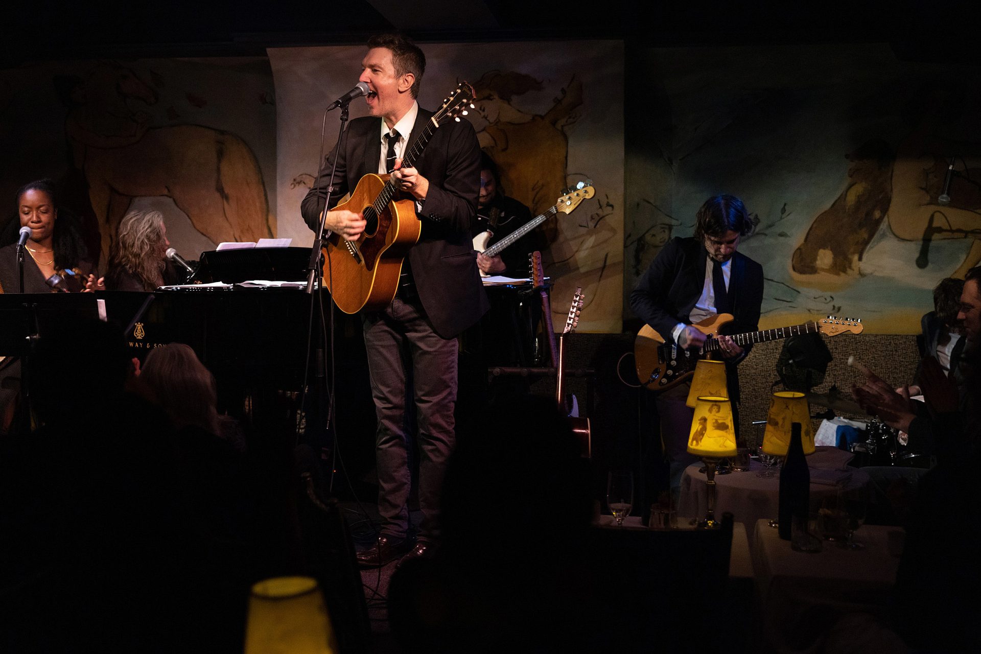 Hamilton Leithauser began his 2023 Cafe Carlyle residency (pics, setlist)