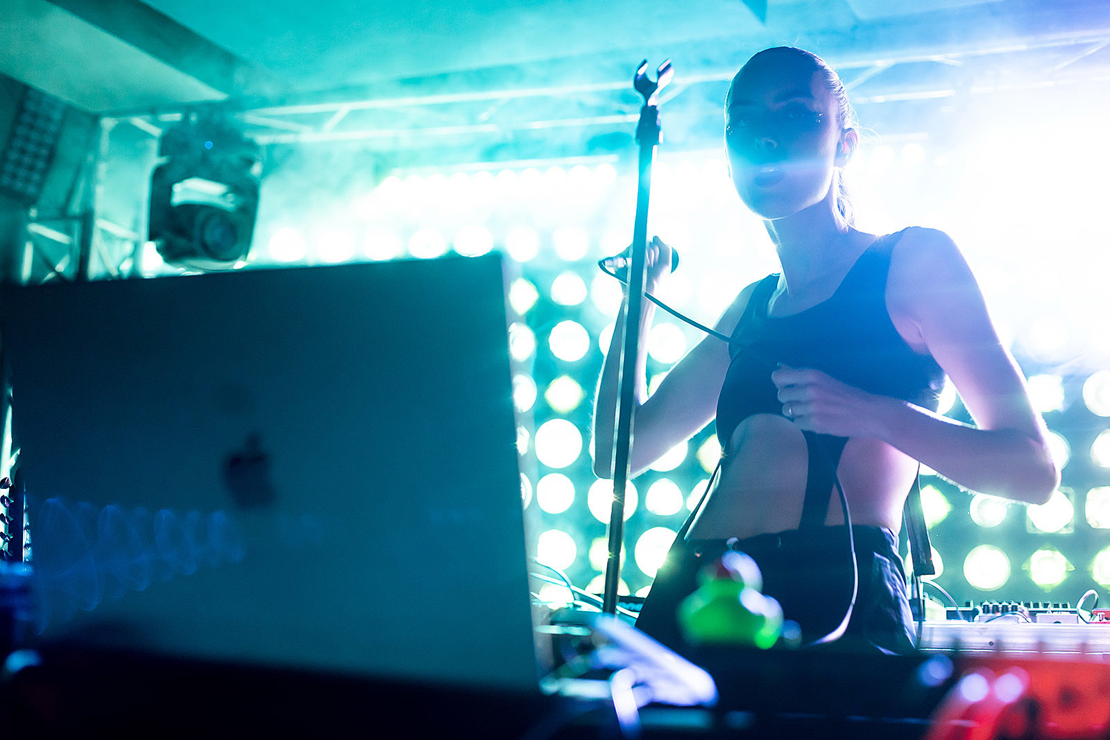DEBBY FRIDAY played Baby's All Right with Vitesse X (pics)
