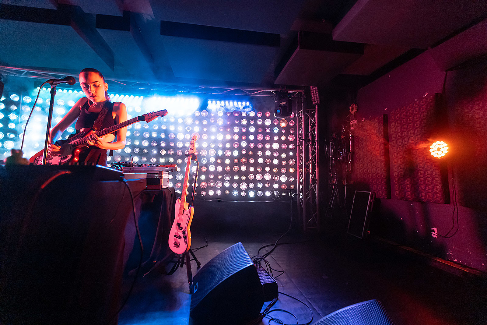 DEBBY FRIDAY played Baby's All Right with Vitesse X (pics)