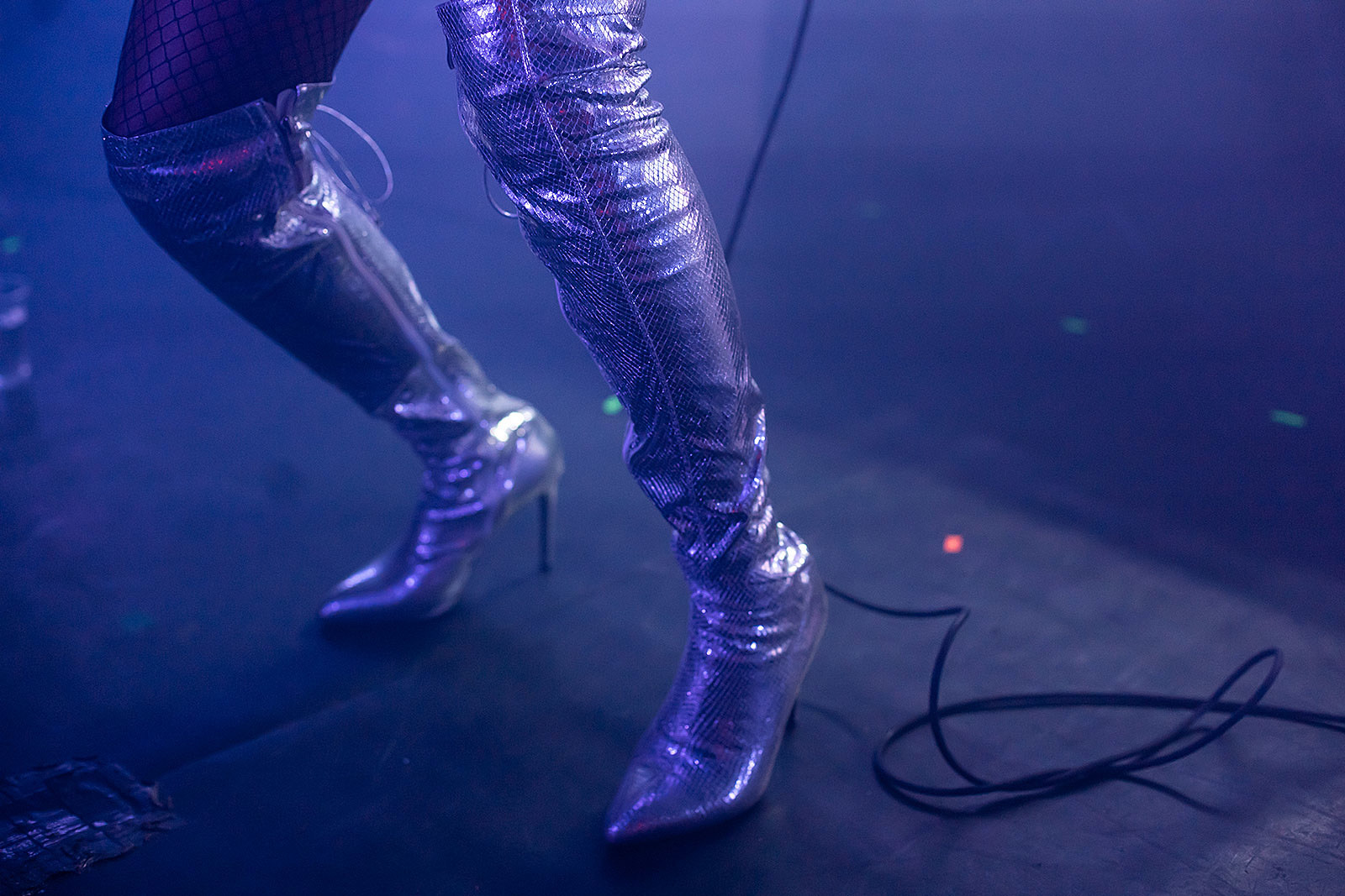 DEBBY FRIDAY played Baby's All Right with Vitesse X (pics)
